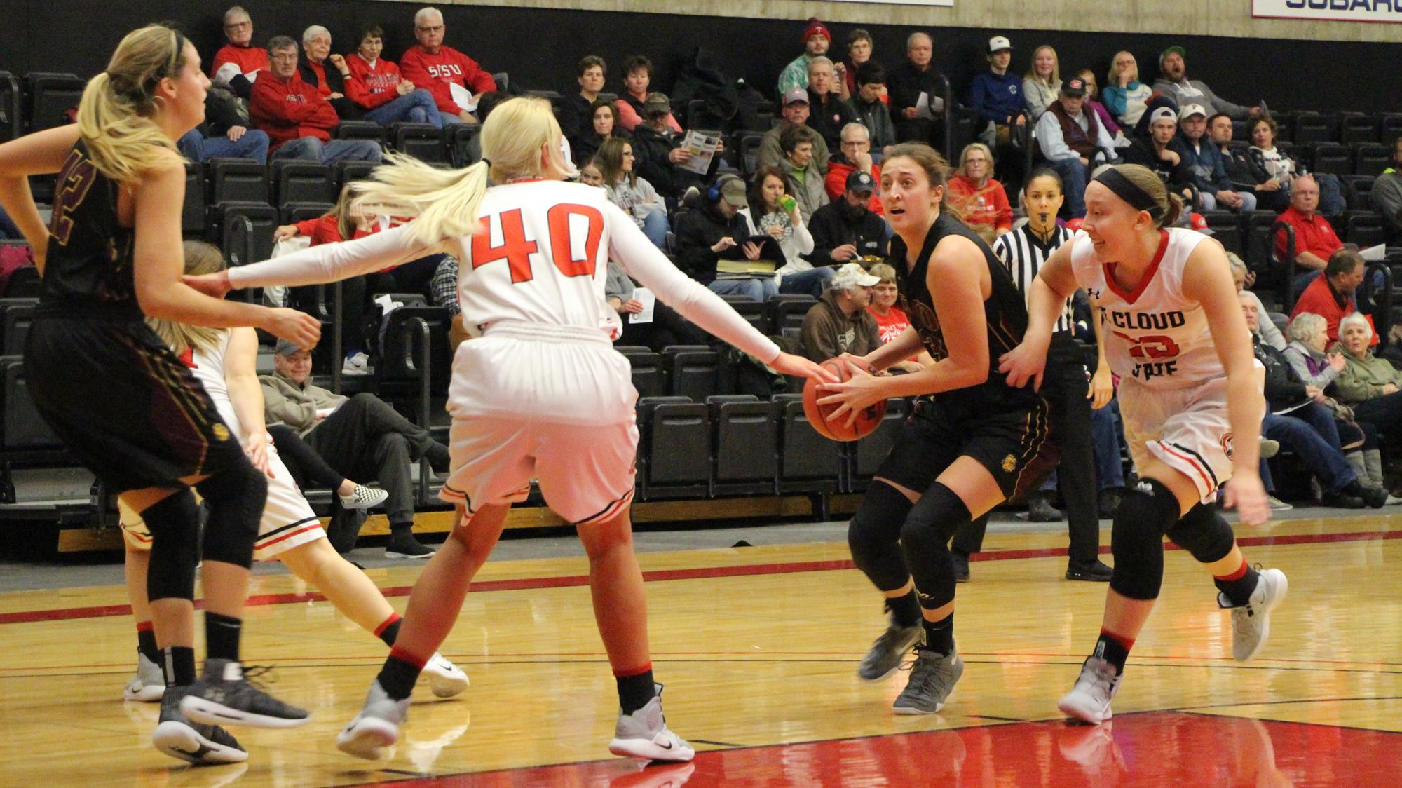 Katie Stark - Women's Basketball - UMD Athletics