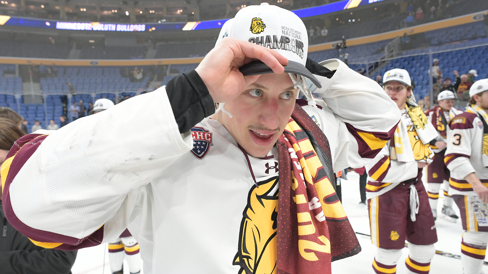 Tanner Laderoute - Men's Hockey - UMD Athletics