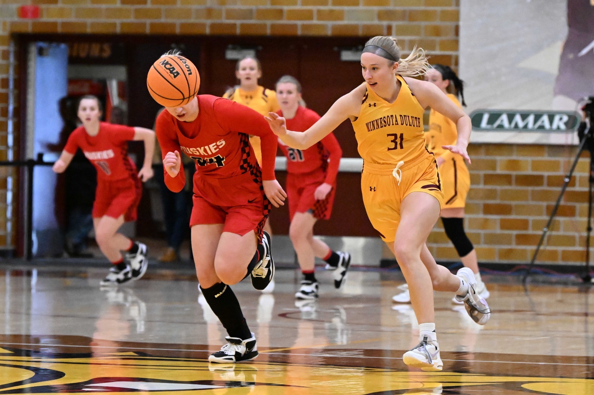 Ella Gilbertson - Women's Basketball - UMD Athletics