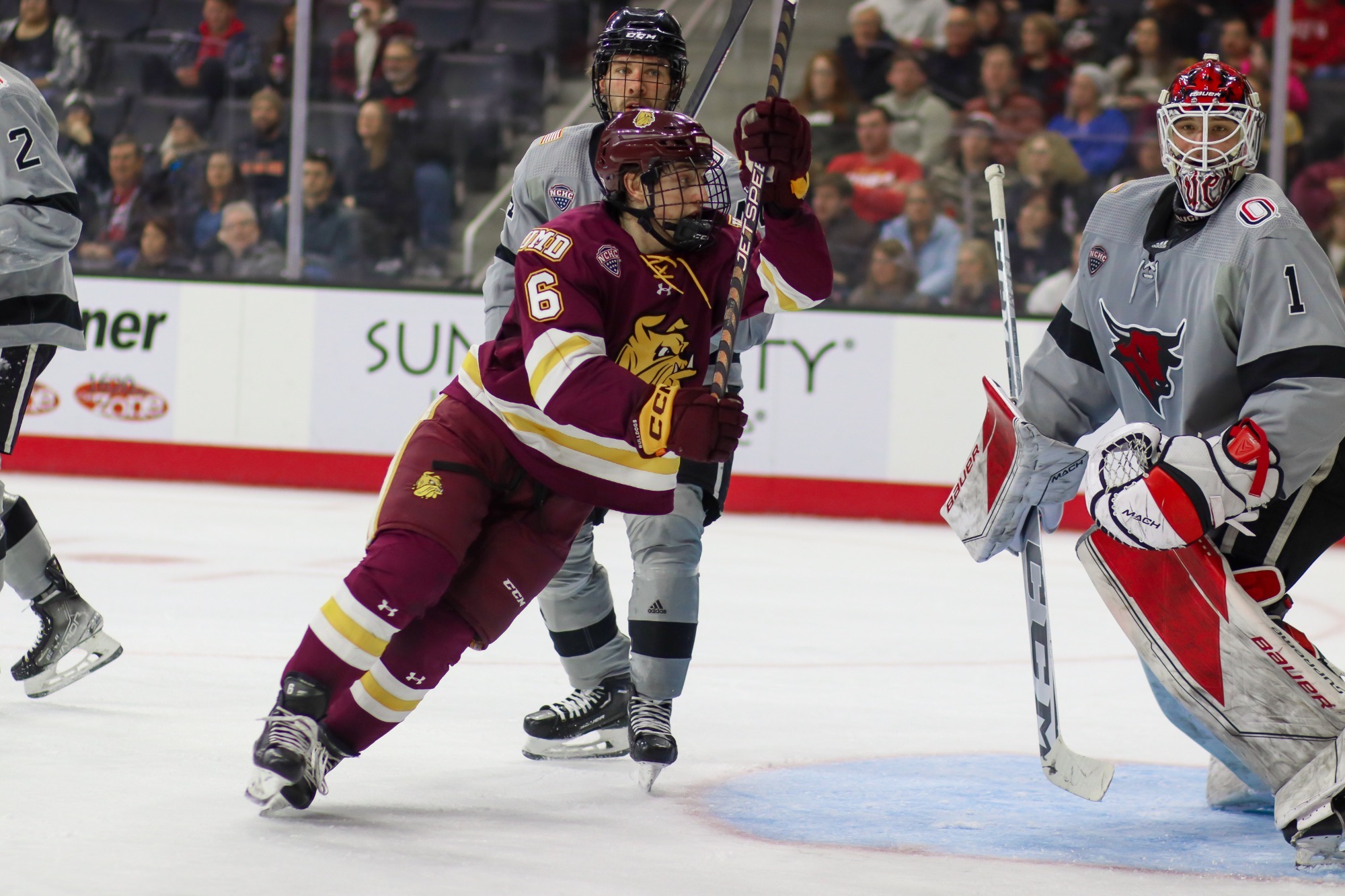 UMD MEN'S HOCKEY DROPS OPENING GAME AGAINST OMAHA - UMD Athletics