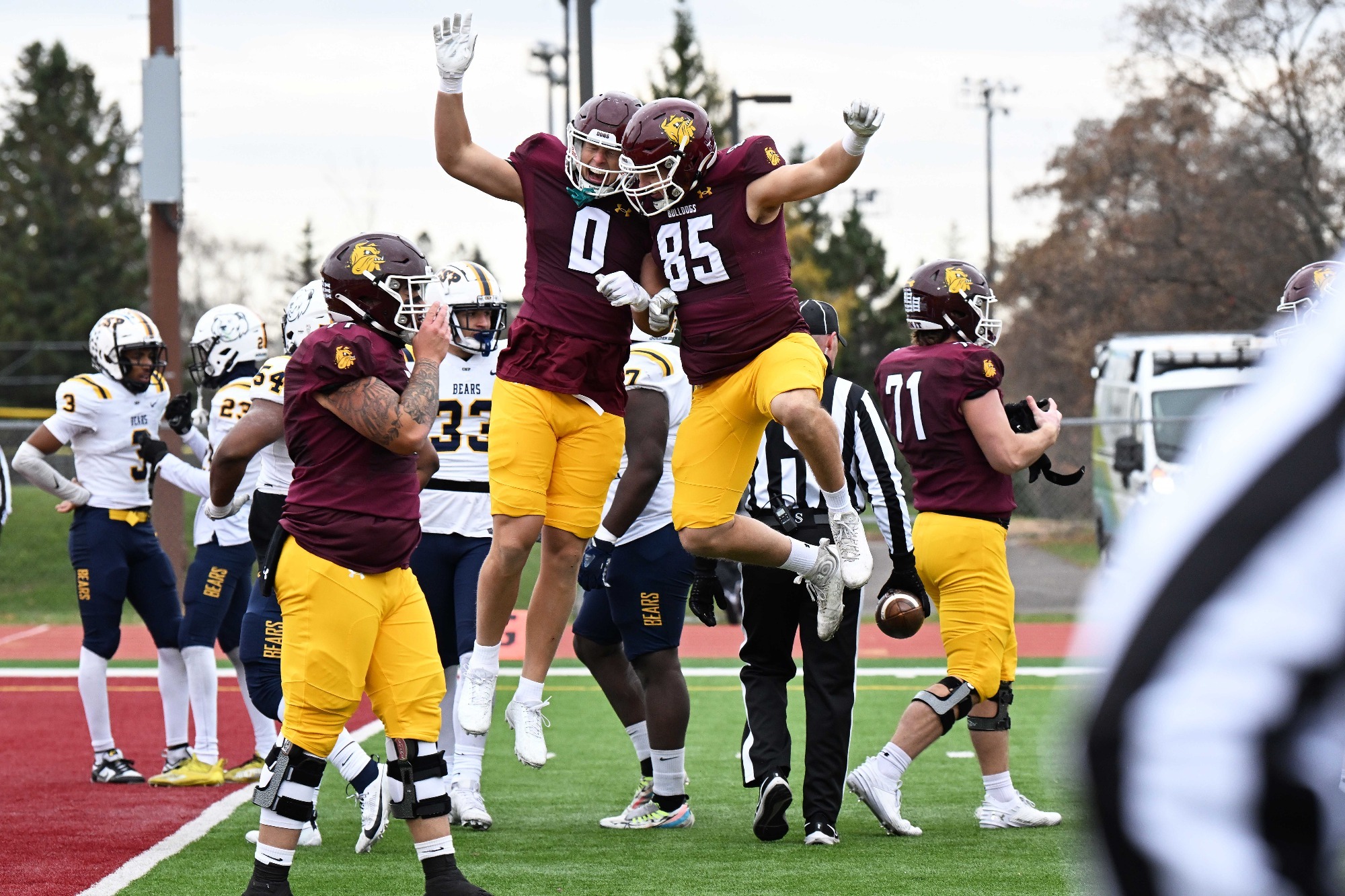 UMD Football Defeats Concordia St. Paul 44-32 on Senior Day - UMD Athletics