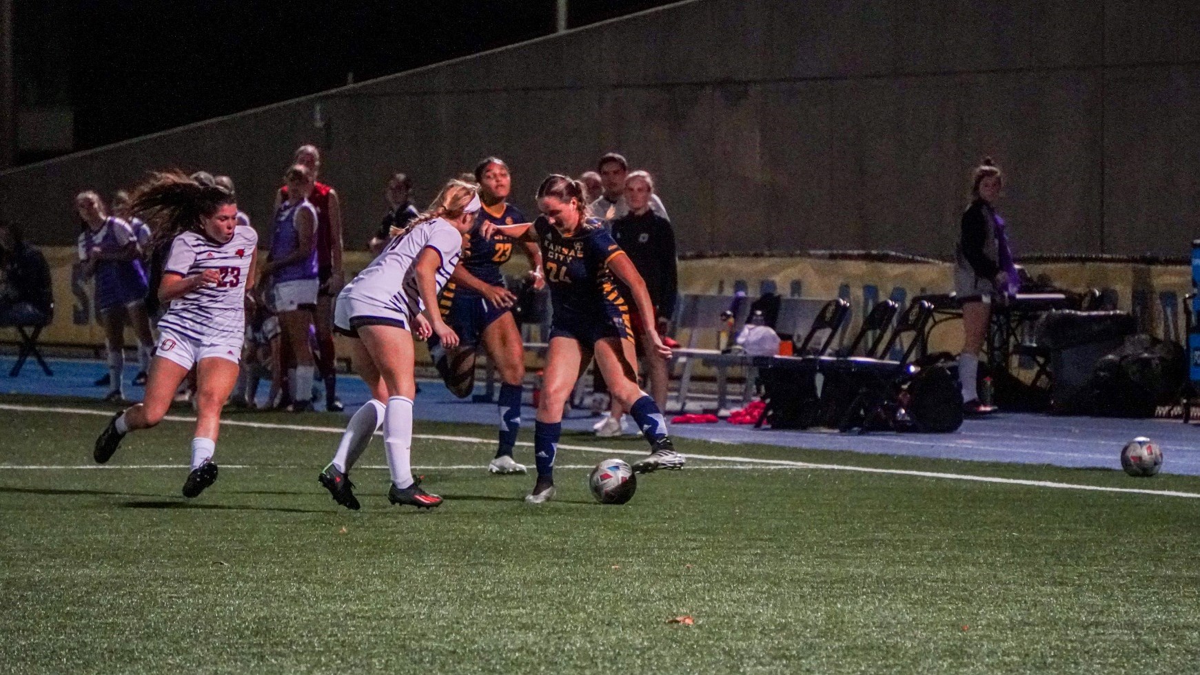 Roos Weather the Storm to Draw with Mavericks - University of Missouri ...