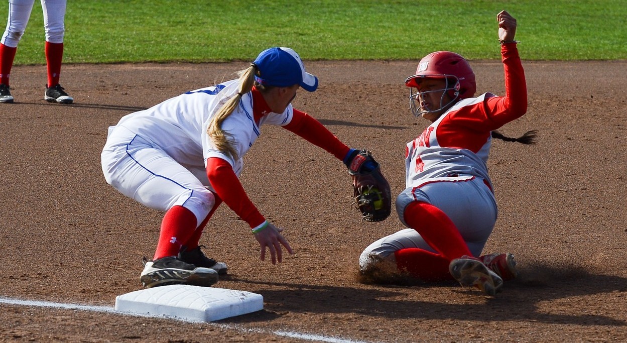 Ali Ferraro - Softball - UMass Lowell Athletics