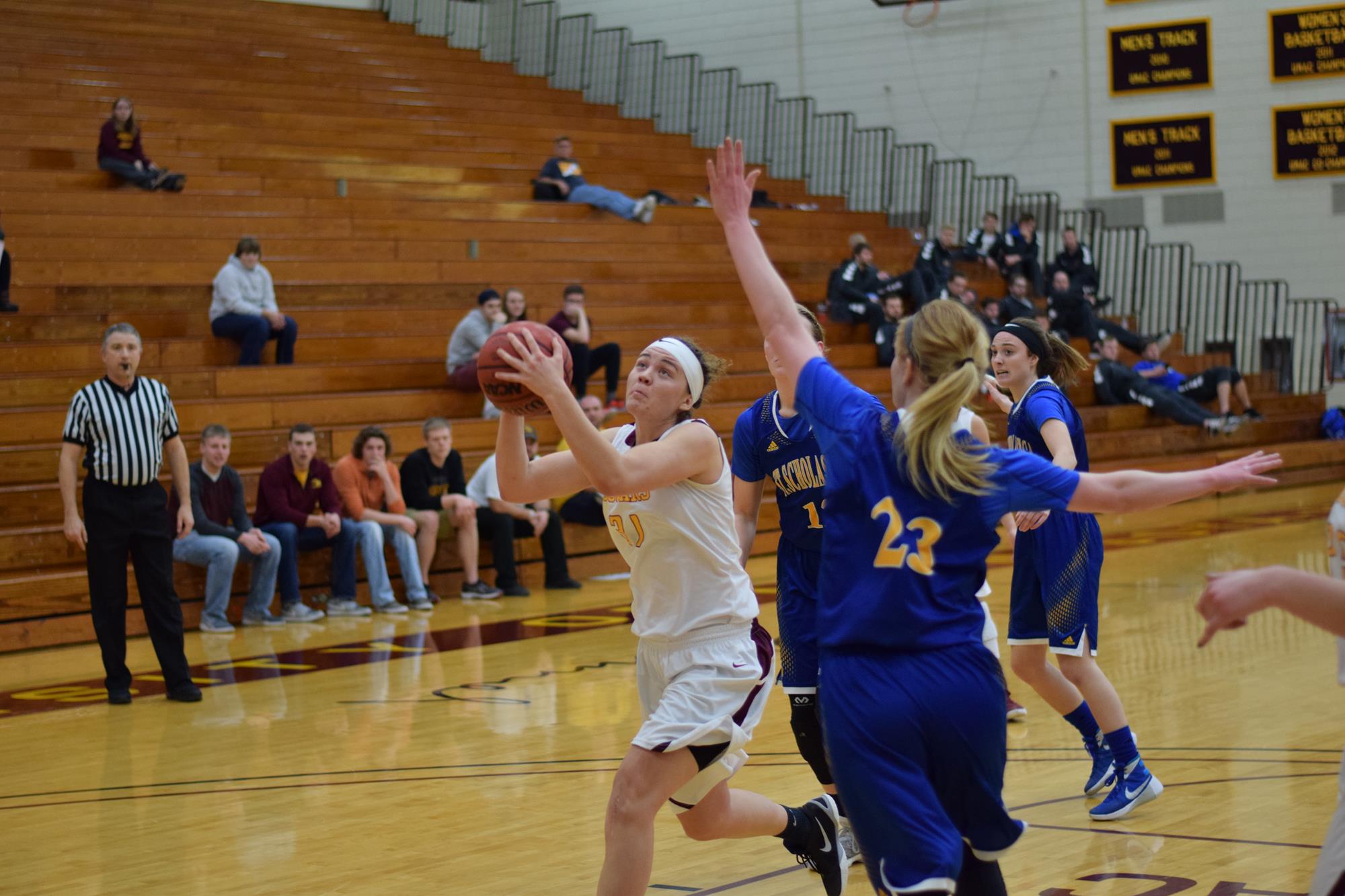 Tori Holt - Women's Basketball - University of Minnesota Morris Athletics