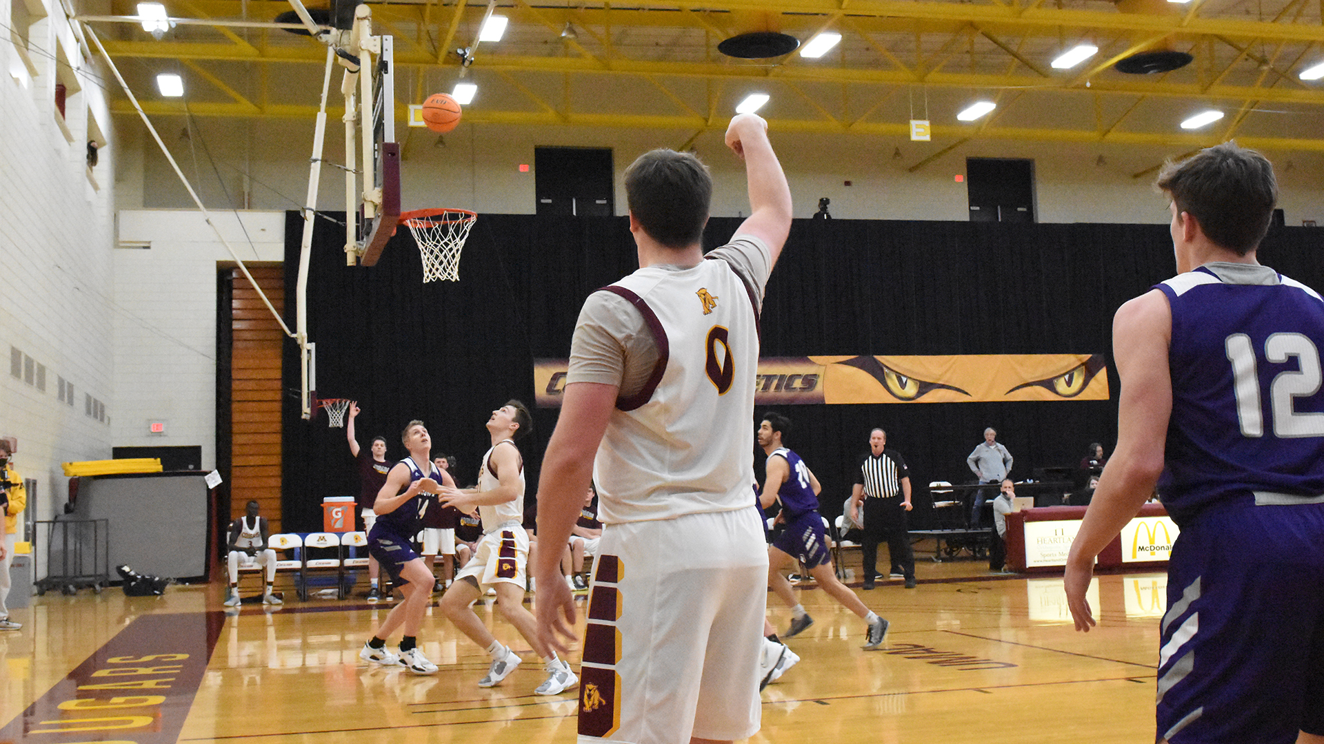 Balanced Offensive Output Leads Men’s Basketball to First UMAC Win ...