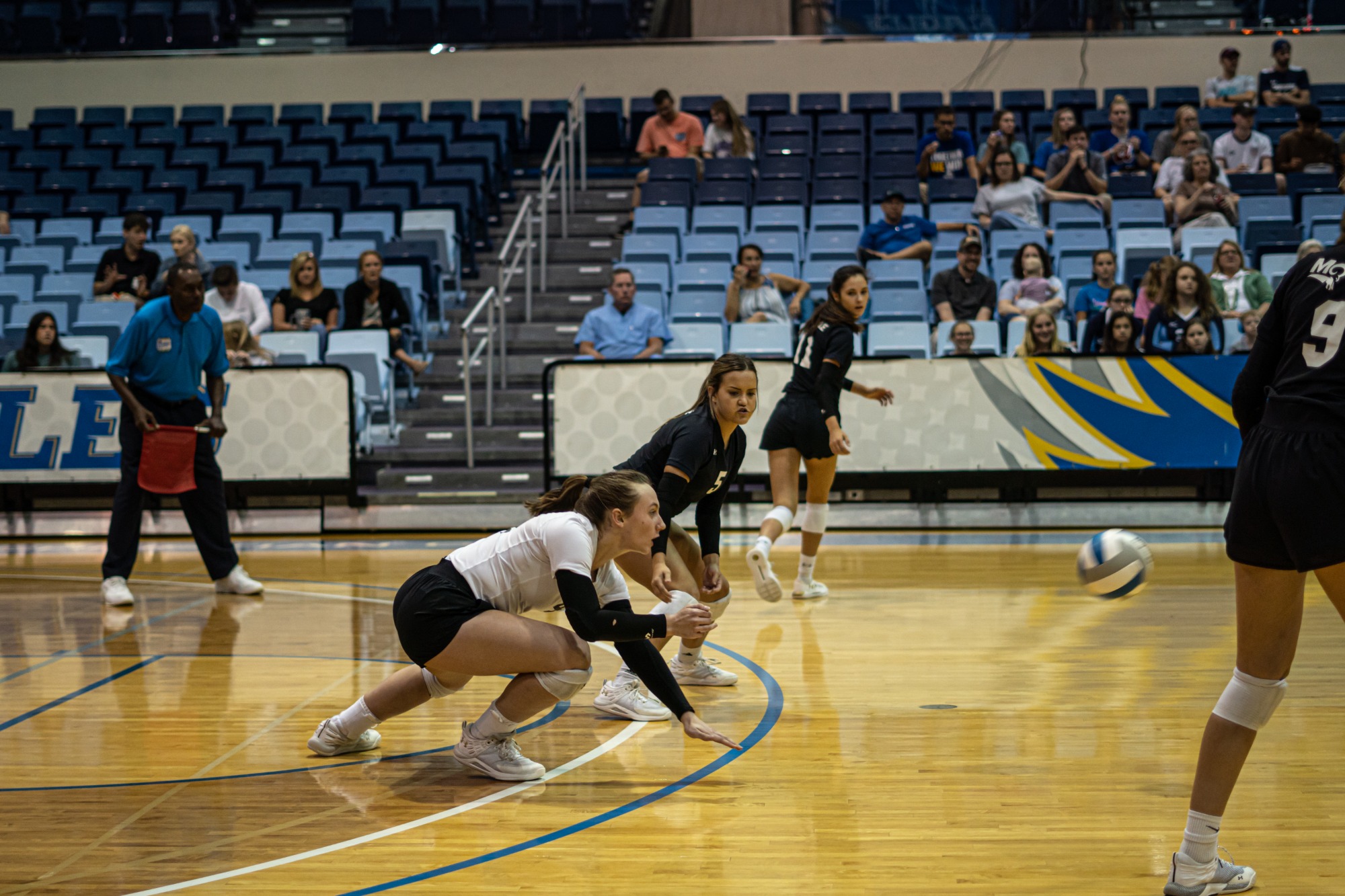 Mobile Goes 1-1 on Day One of SSAC Volleyball Championship Tournament - University of Mobile