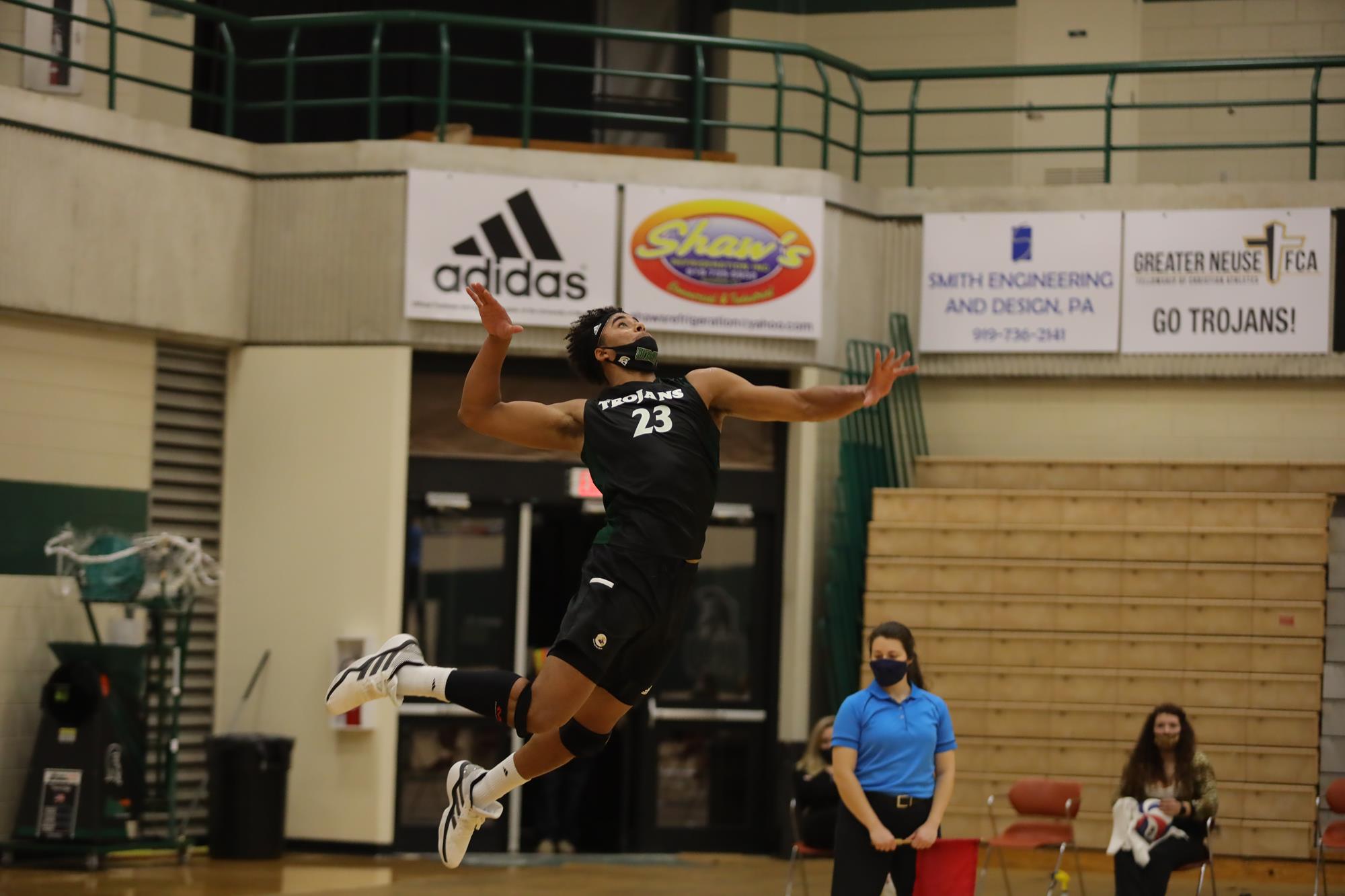 Tobi Azeez - 2022 - Men's Volleyball - University of Mount Olive