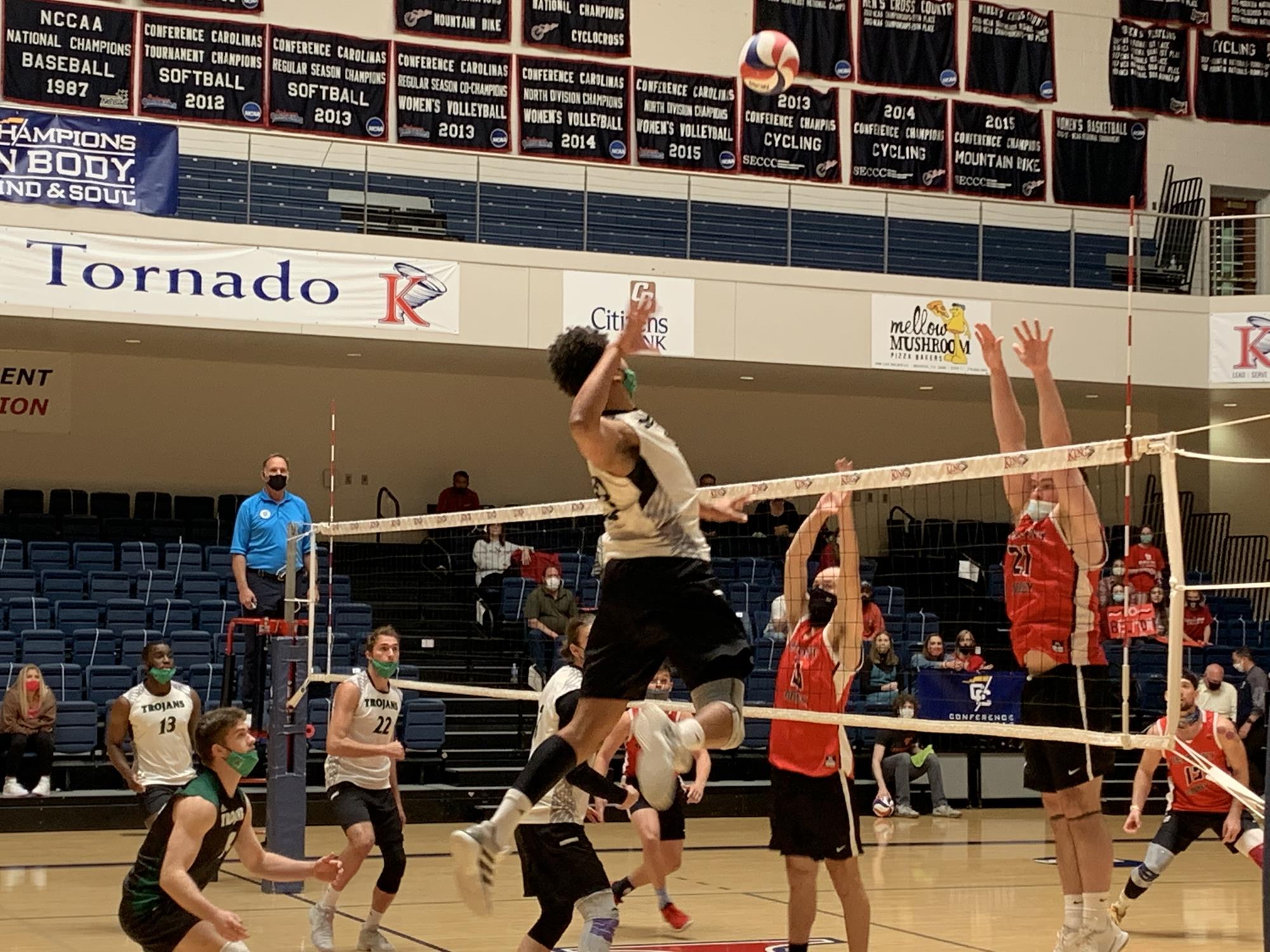 Tobi Azeez - 2022 - Men's Volleyball - University of Mount Olive