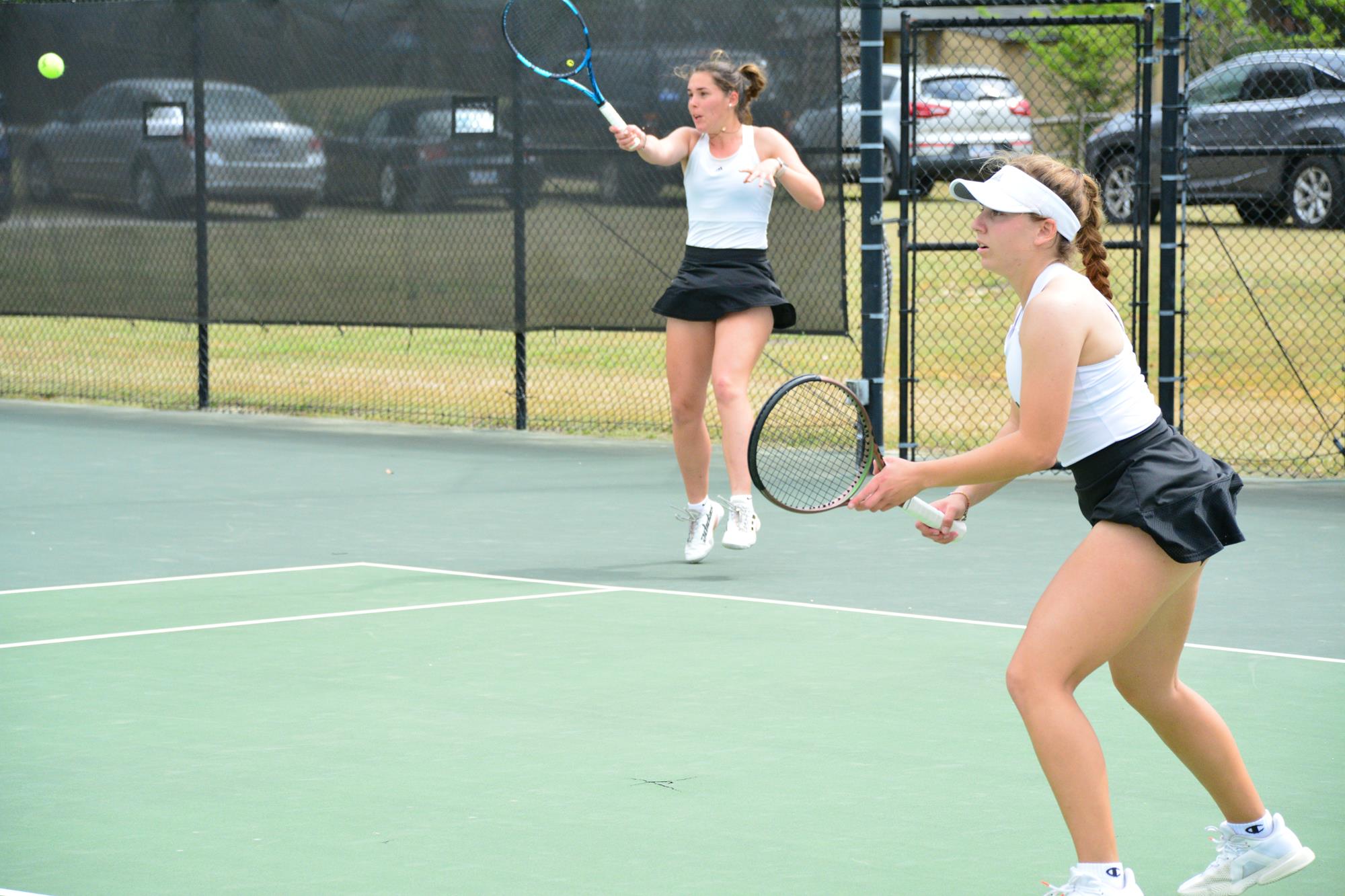 Women's Tennis Takes down Emmanuel College 4-3 - University of Mount Olive