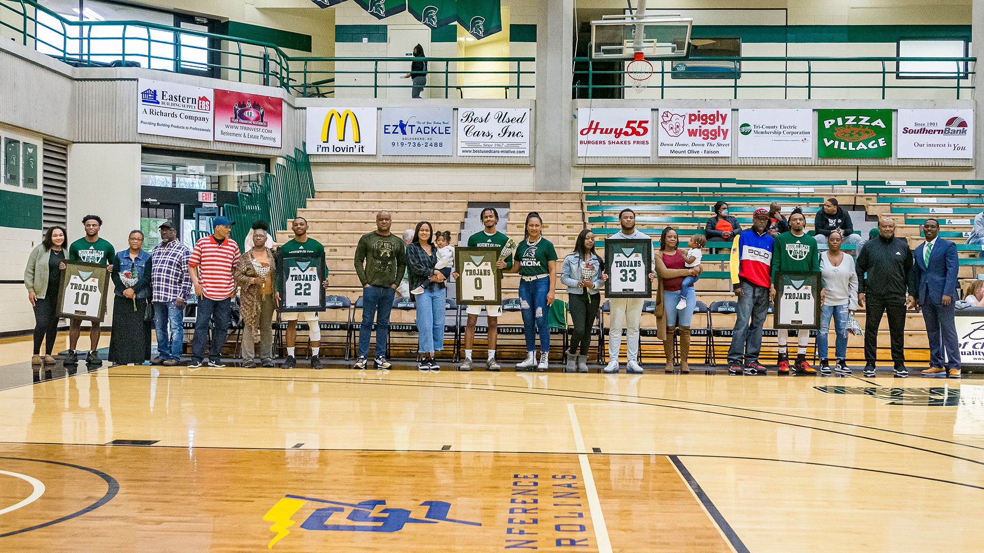 Trojans roll past Lees-McRae on Senior Day, 101-80 - University of Mount Olive