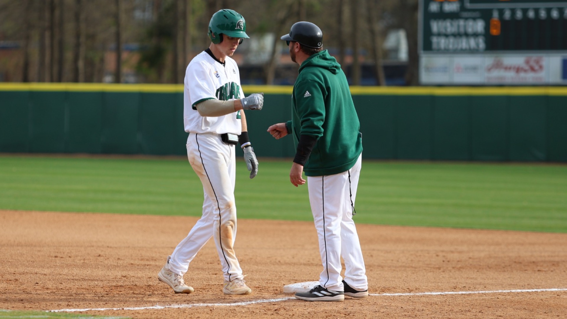 Trojans sweep doubleheader over Dominican (NY) - University of Mount Olive