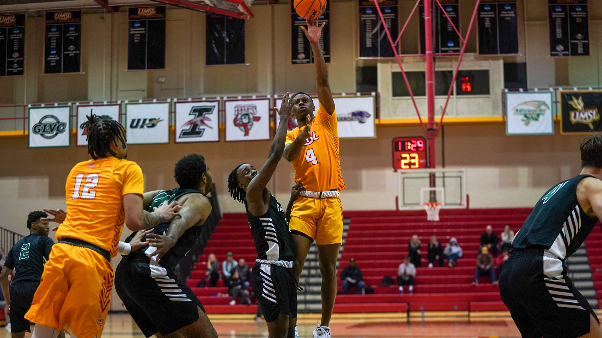Donovan Vickers - Men's Basketball - University of Missouri - St. Louis ...