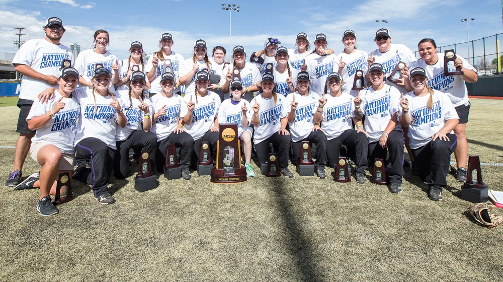 UNA SOFTBALL CLAIMS NATIONAL CHAMPIONSHIP - University of North Alabama ...