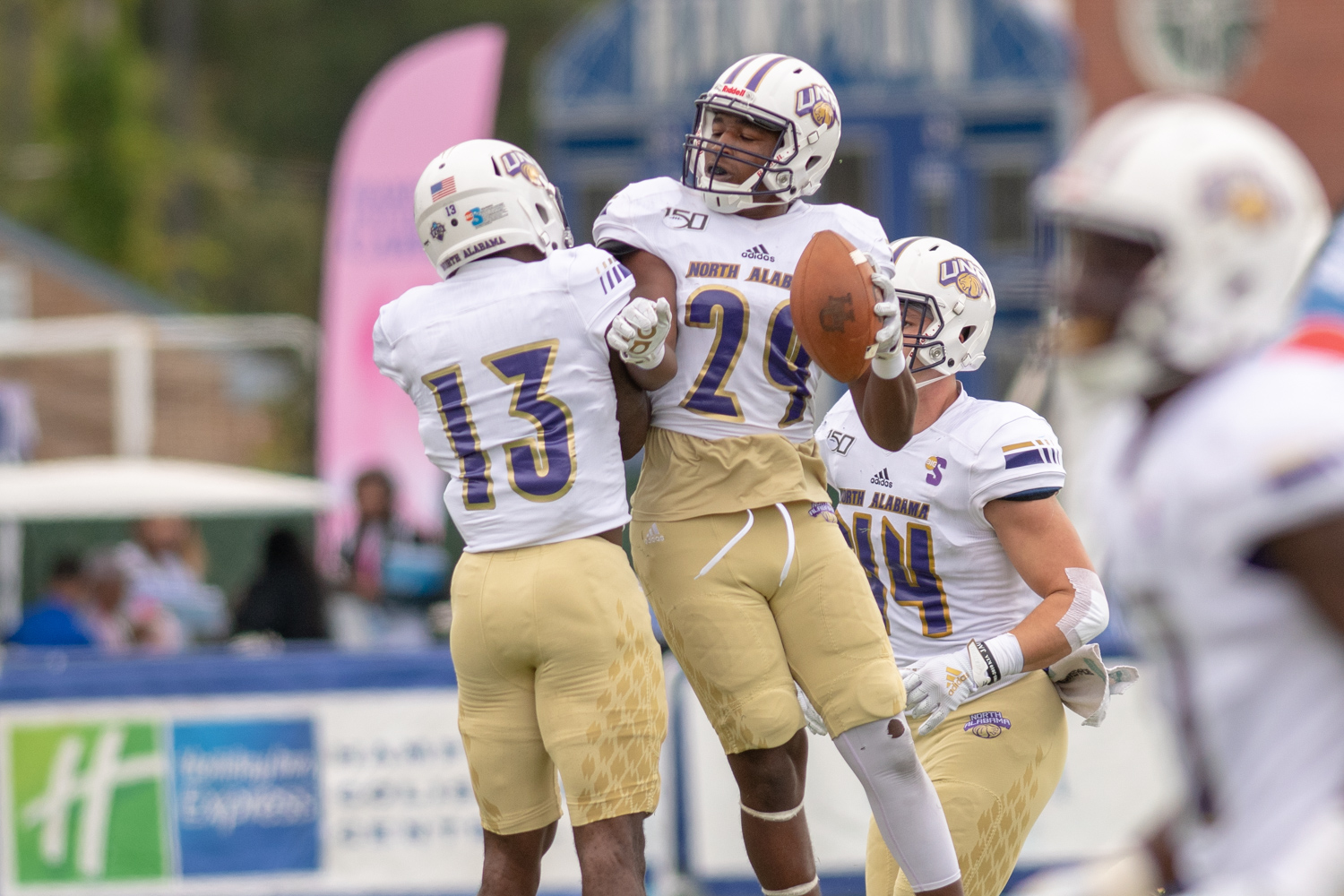 UNA COMEBACK BID FALLS SHORT AT HAMPTON, 40-34 - University of North ...