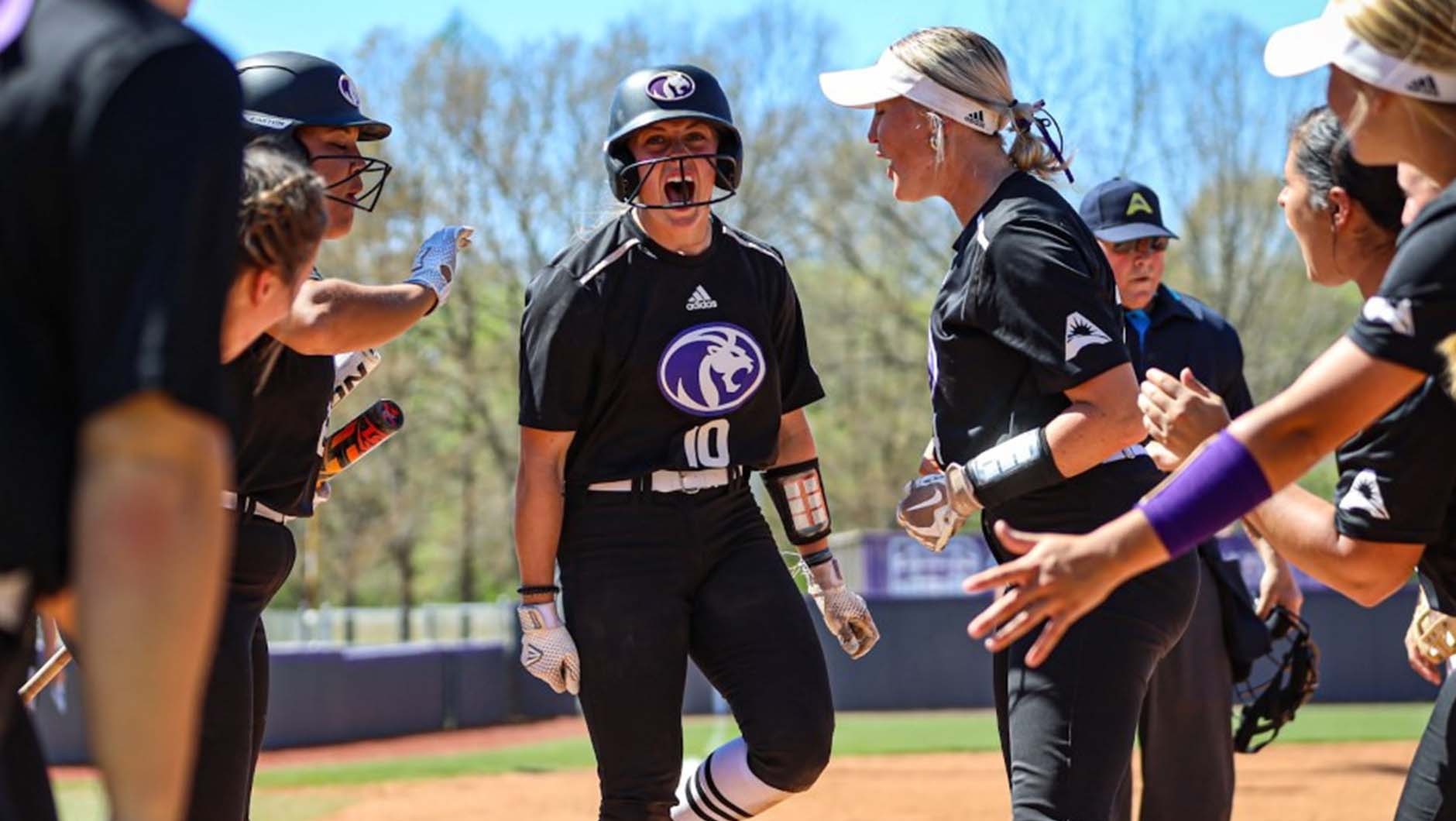 Softball sweeps Samford and Troy in season openers - University of ...