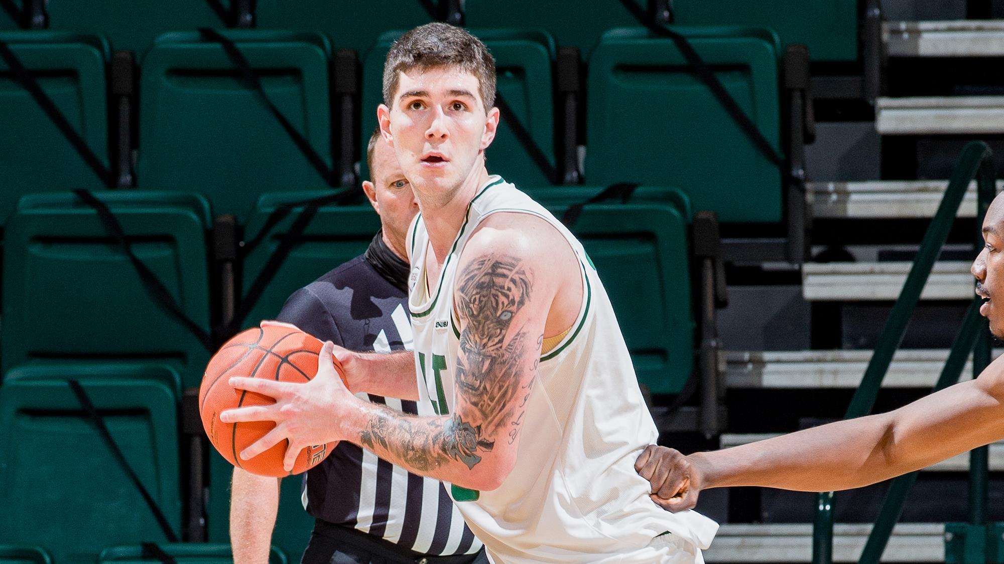 Milos Supica - Men's Basketball - Charlotte Athletics