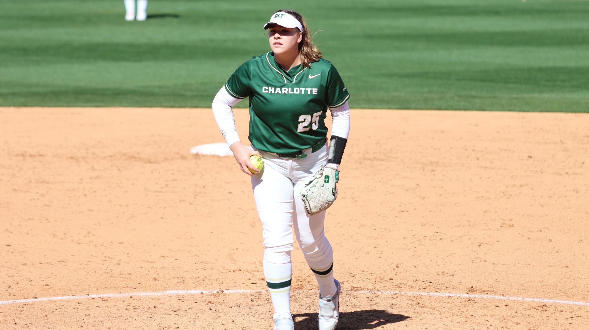 Elkins Masterful Performance Highlights Day One at Red & Black Showcase ...