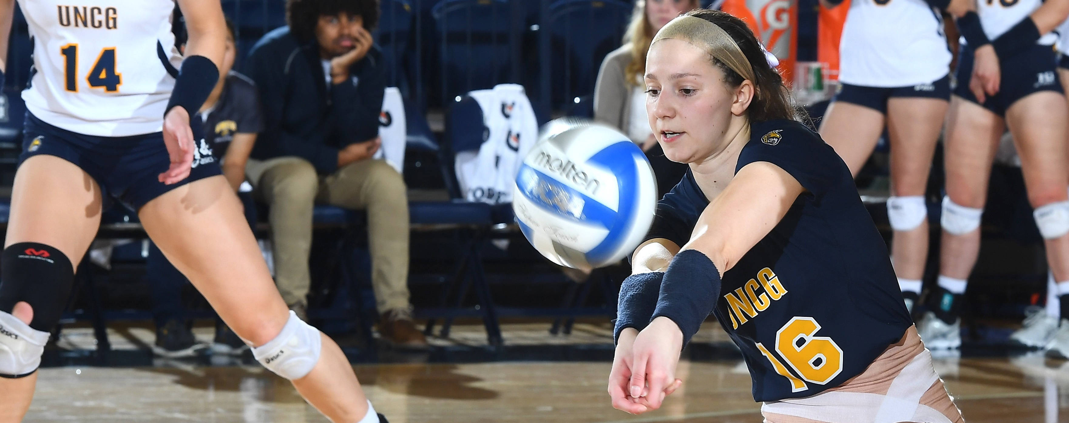 Volleyball Survives Western Carolina in Final Home Match - UNC Greensboro