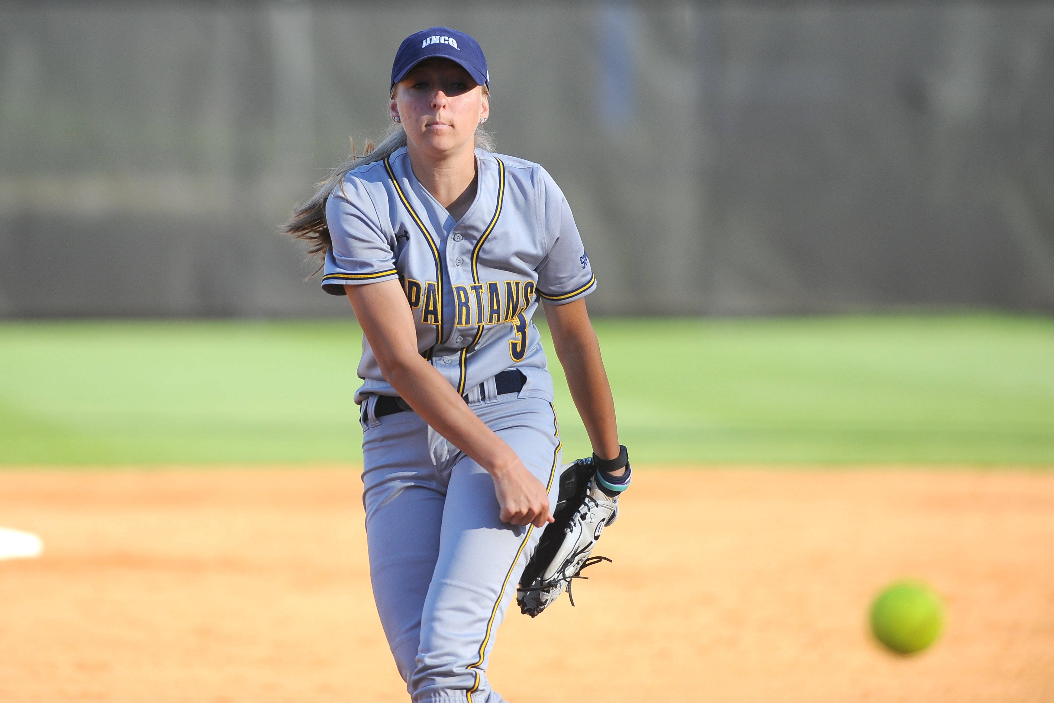 Softball Wins One of Two In the UNCG Invitational - UNC Greensboro