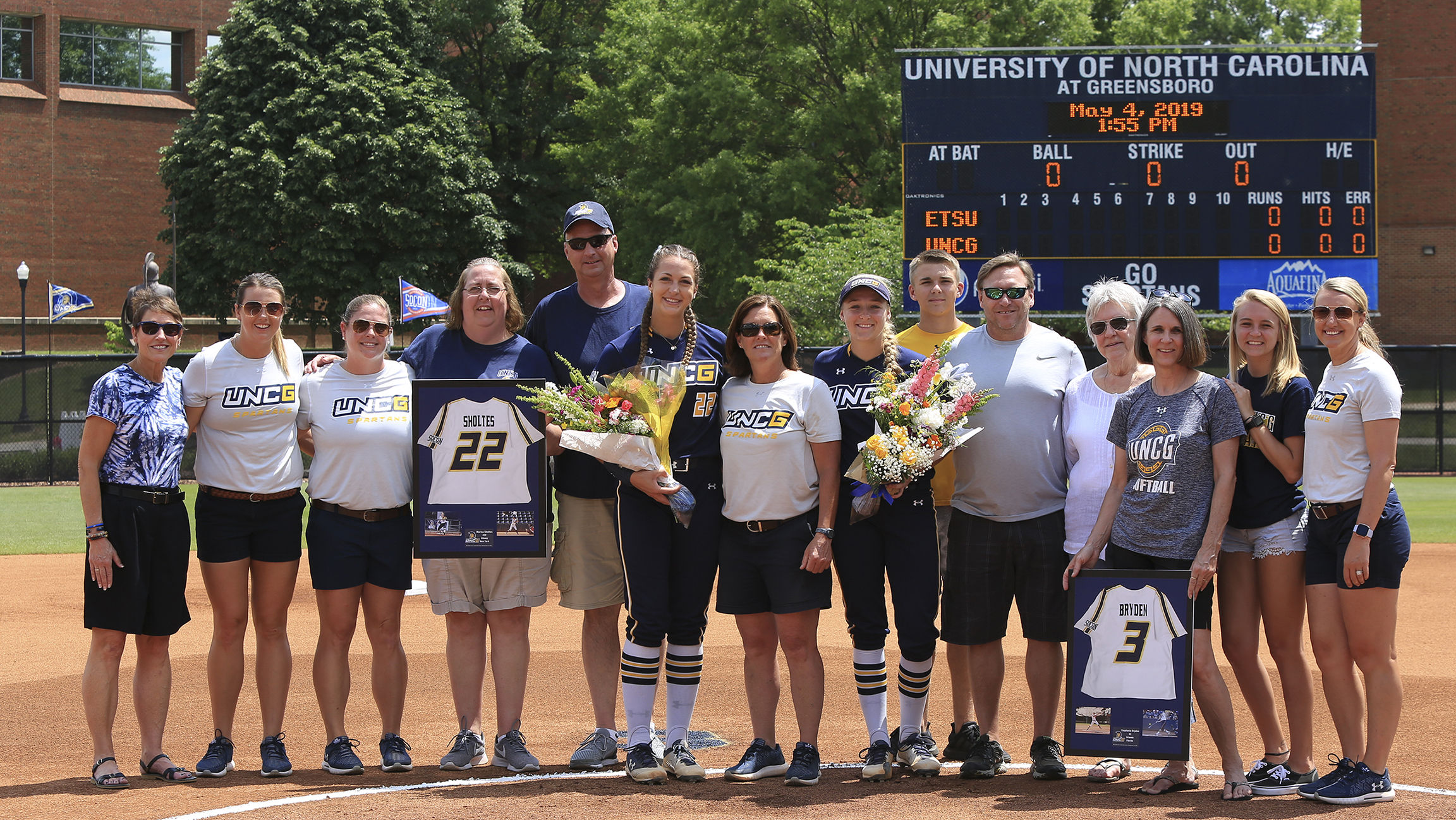 Softball Wins 3-2 Over ETSU on Senior Day with a Walk-Off - UNC Greensboro
