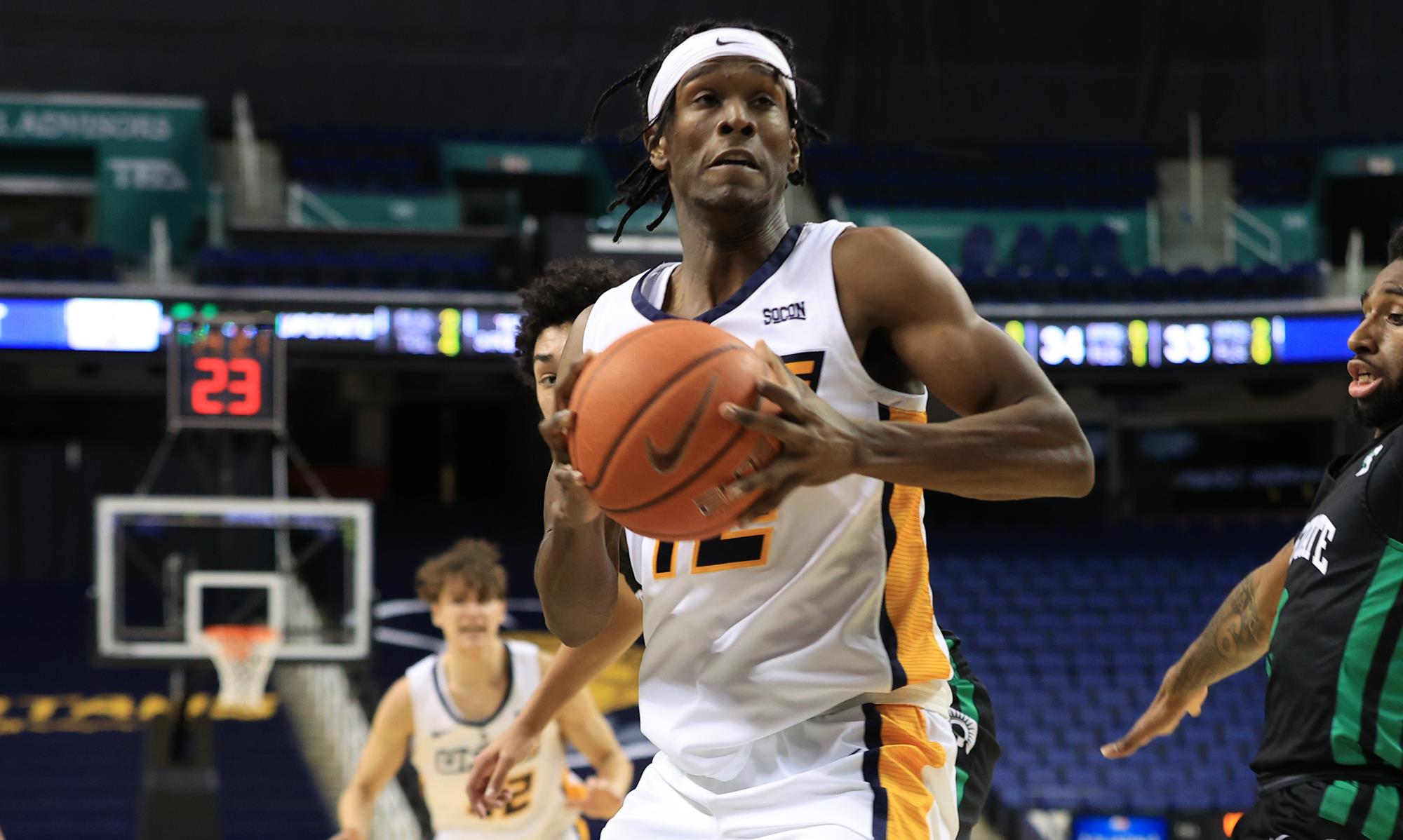 Thompson Fuels Win Over USC Upstate - UNC Greensboro