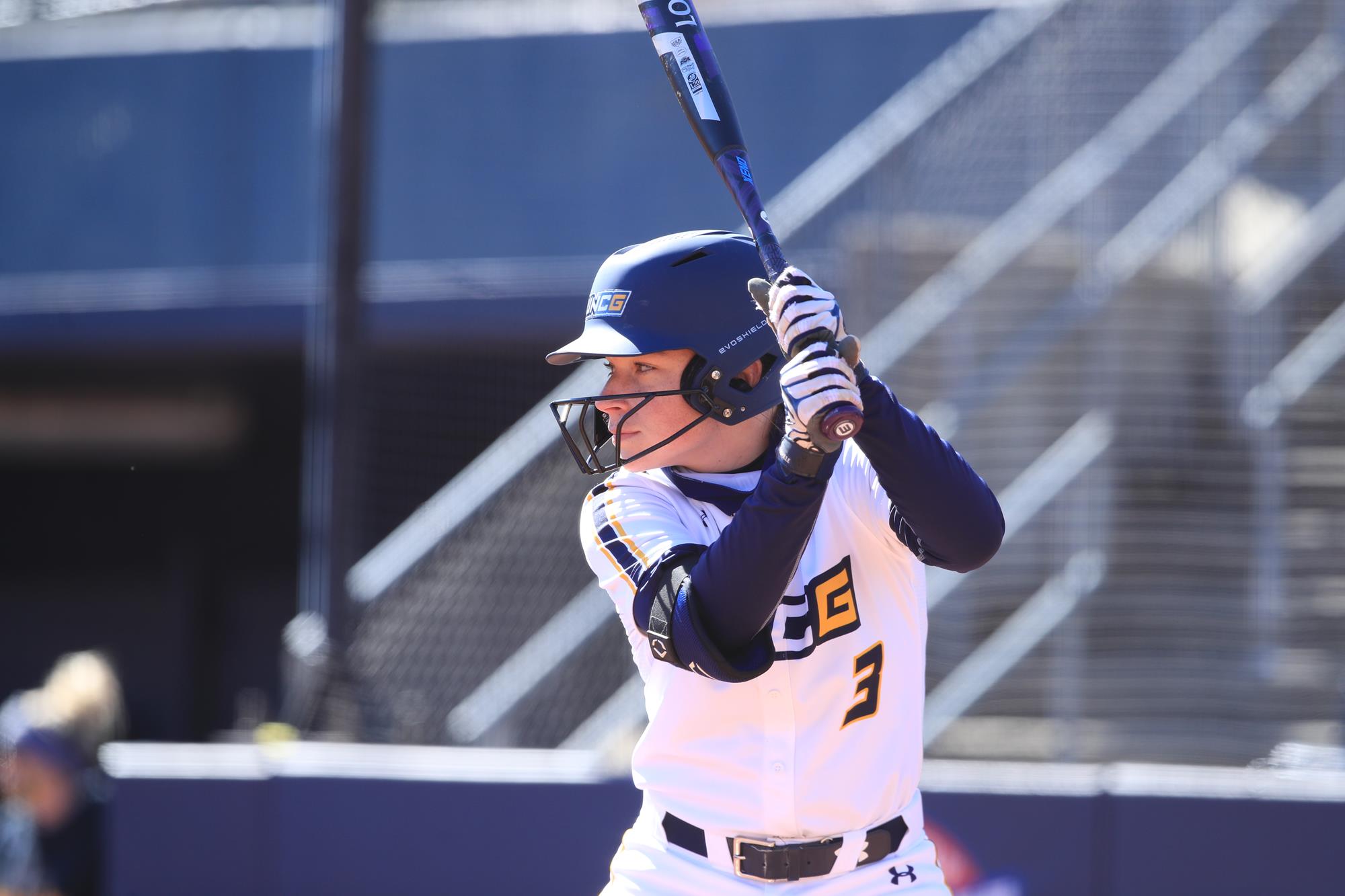 Softball Sweeps Elon in Doubleheader - UNC Greensboro
