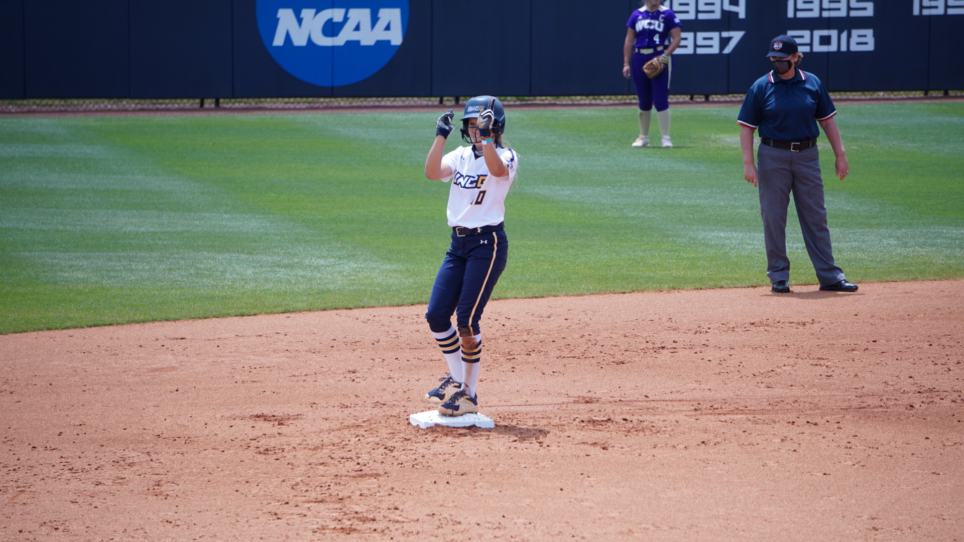 Key Plays Help UNCG Beat Western Carolina and Advance To SoCon ...