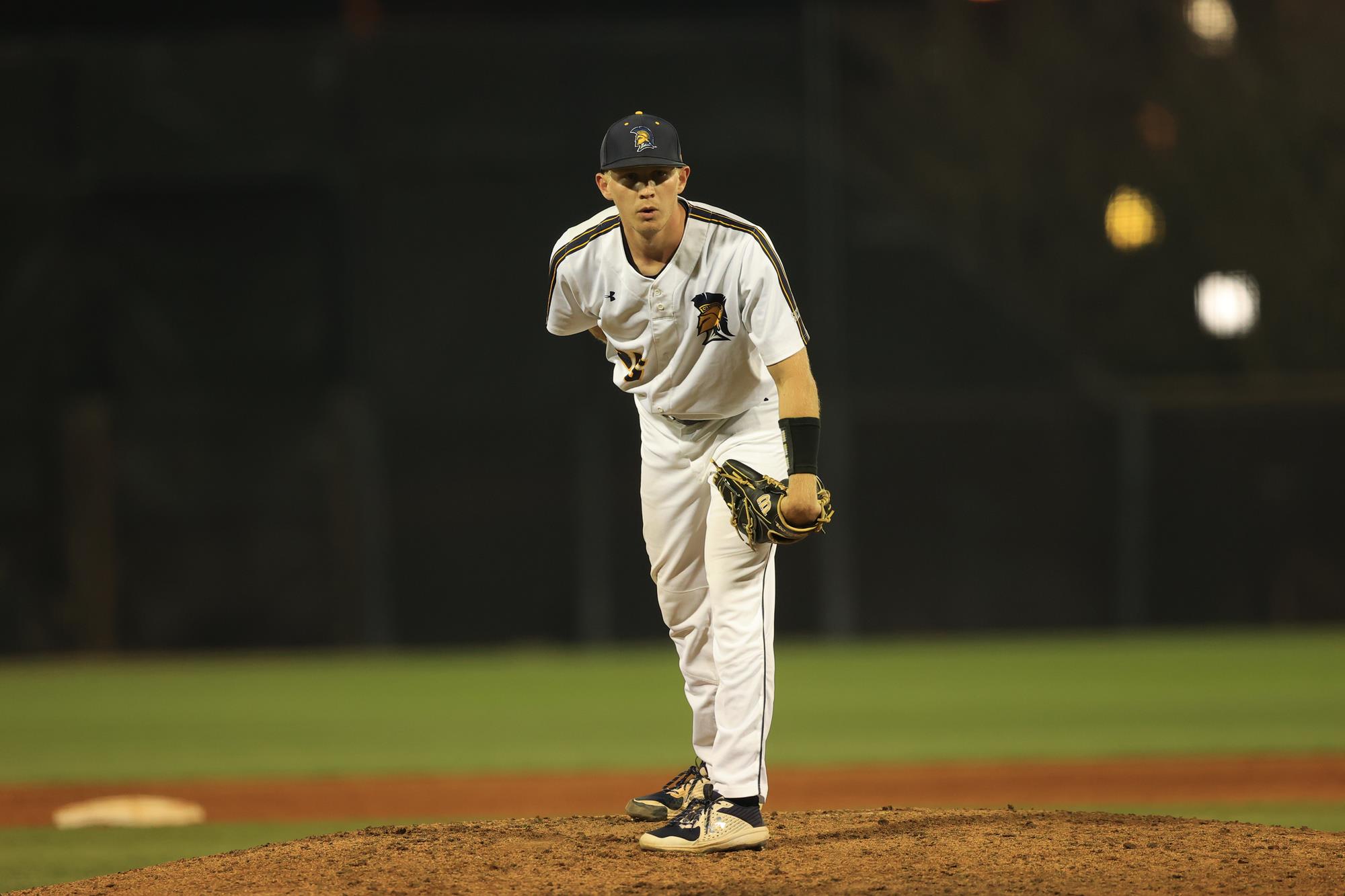 Spartans Welcome Runnin’ Bulldogs For Tuesday Game - UNC Greensboro