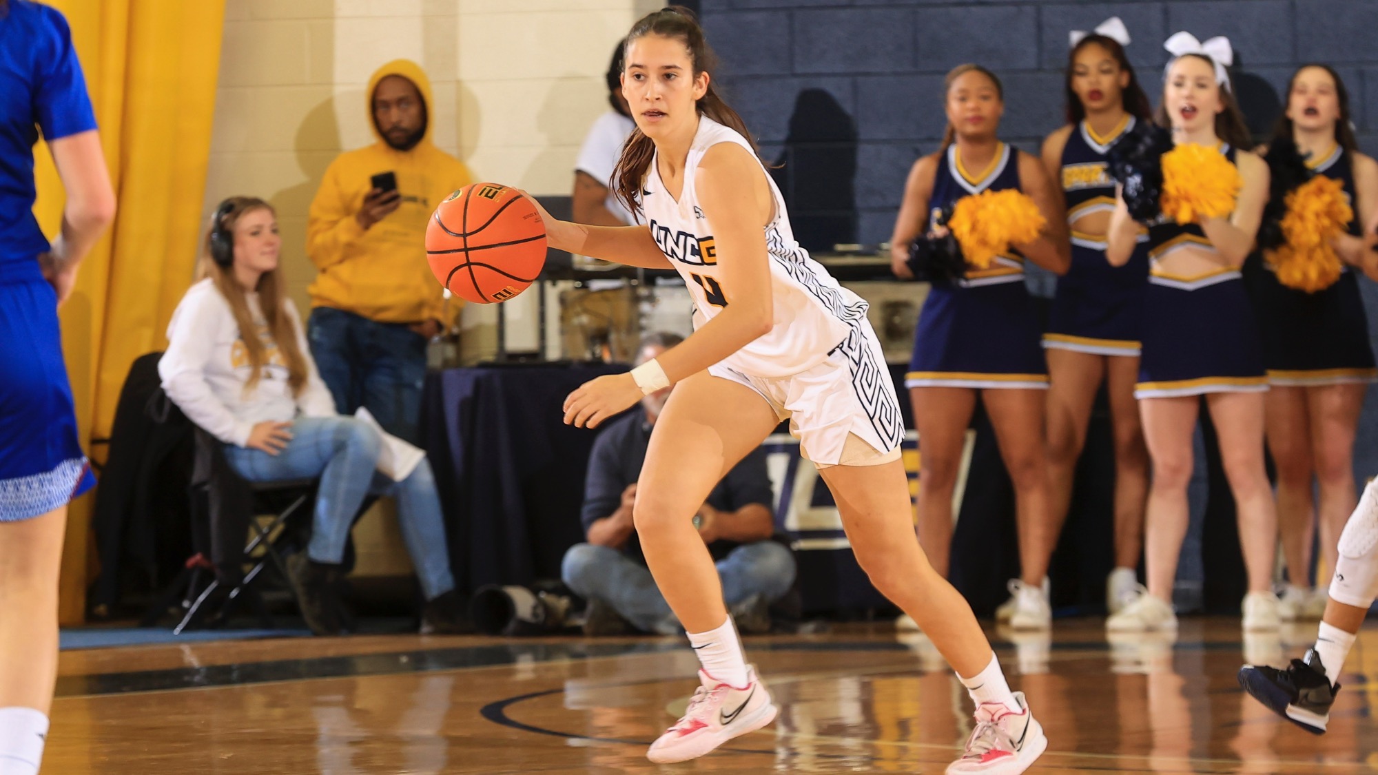 Anna Terron - 2022-23 - Women's Basketball - UNC Greensboro