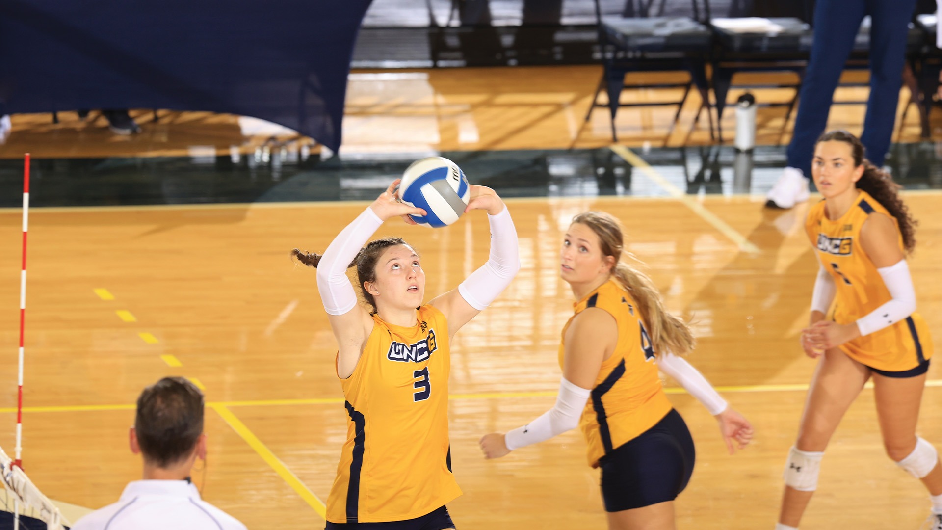 Volleyball Drops Match at Furman - UNC Greensboro