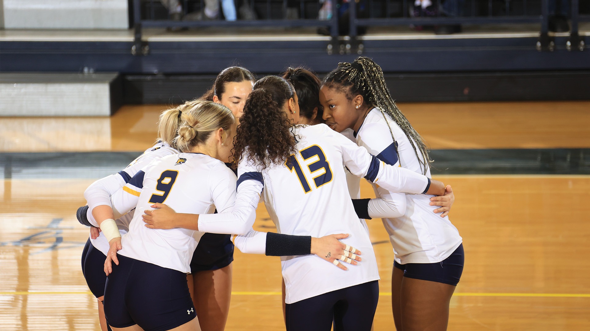 Furman Takes Straight Set Match to Volleyball - UNC Greensboro