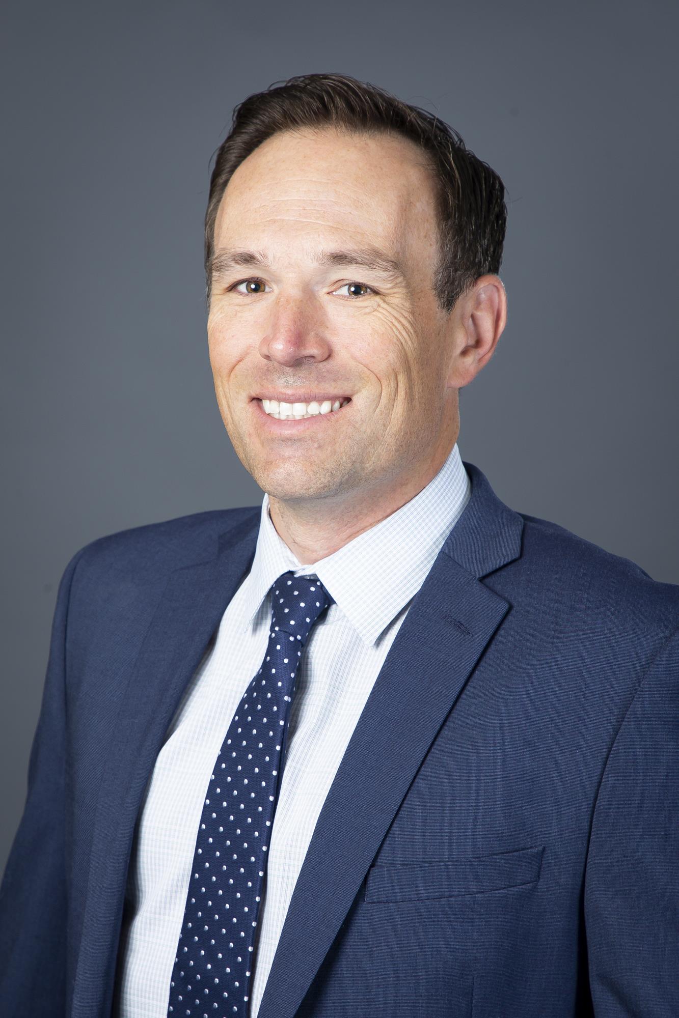 Lucas Richmond - Head Diving Coach - Women's Swimming & Diving Coaches ...