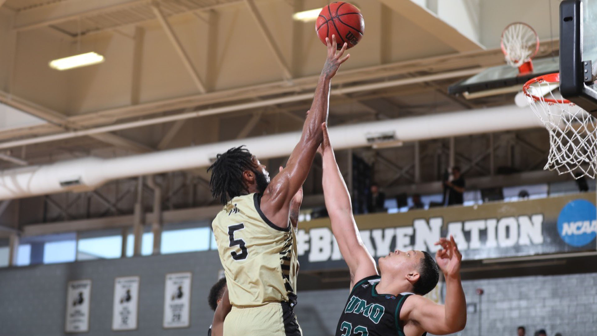 Mount Olive Uses Buzzer-Beater To Shock No. 24 Men’s Basketball - UNCP ...