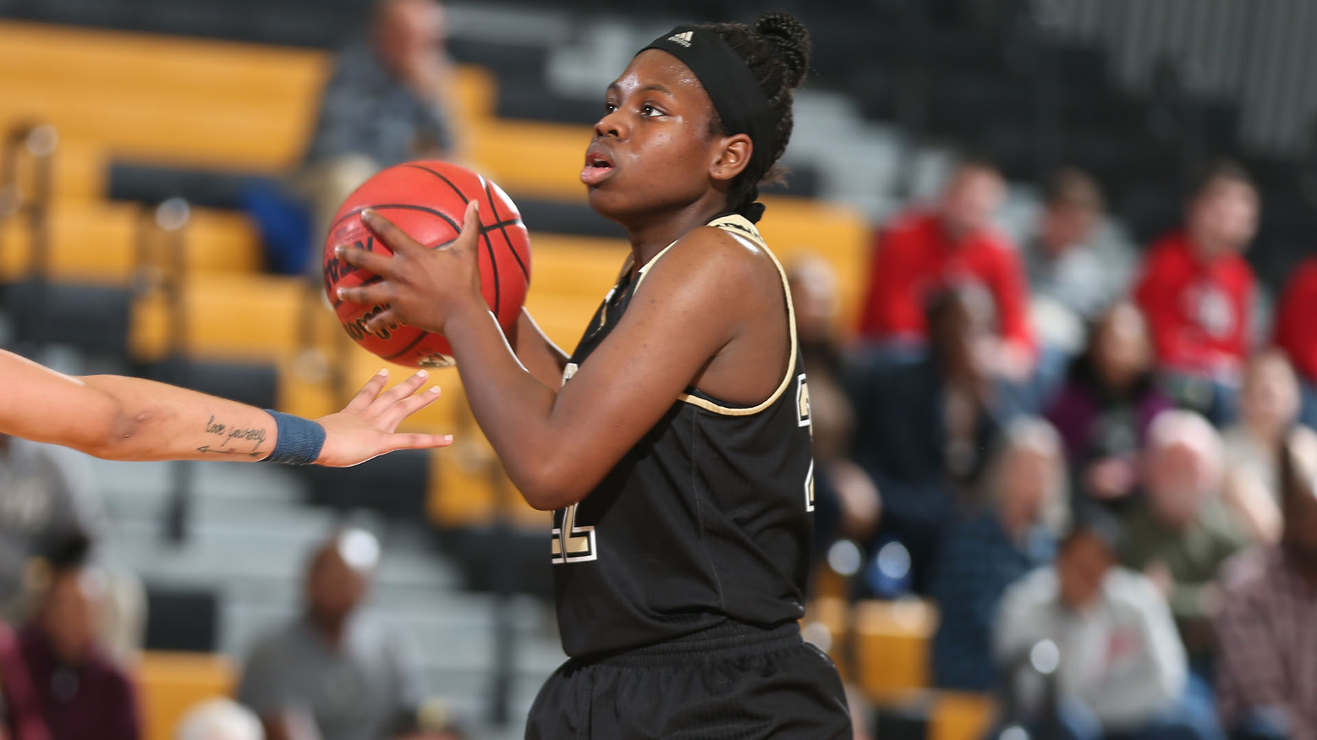Melanie Horne - Women's Basketball - UNCP Athletics