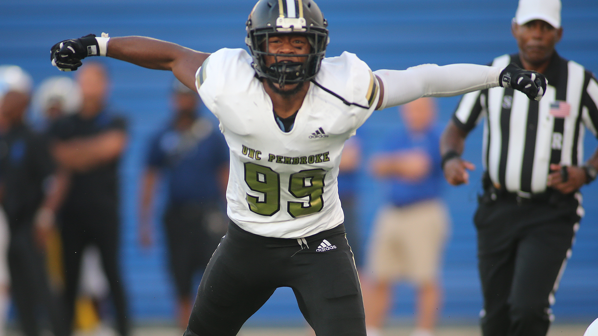 Football Holds Off Wheeling For Second-Straight Win - UNCP Athletics