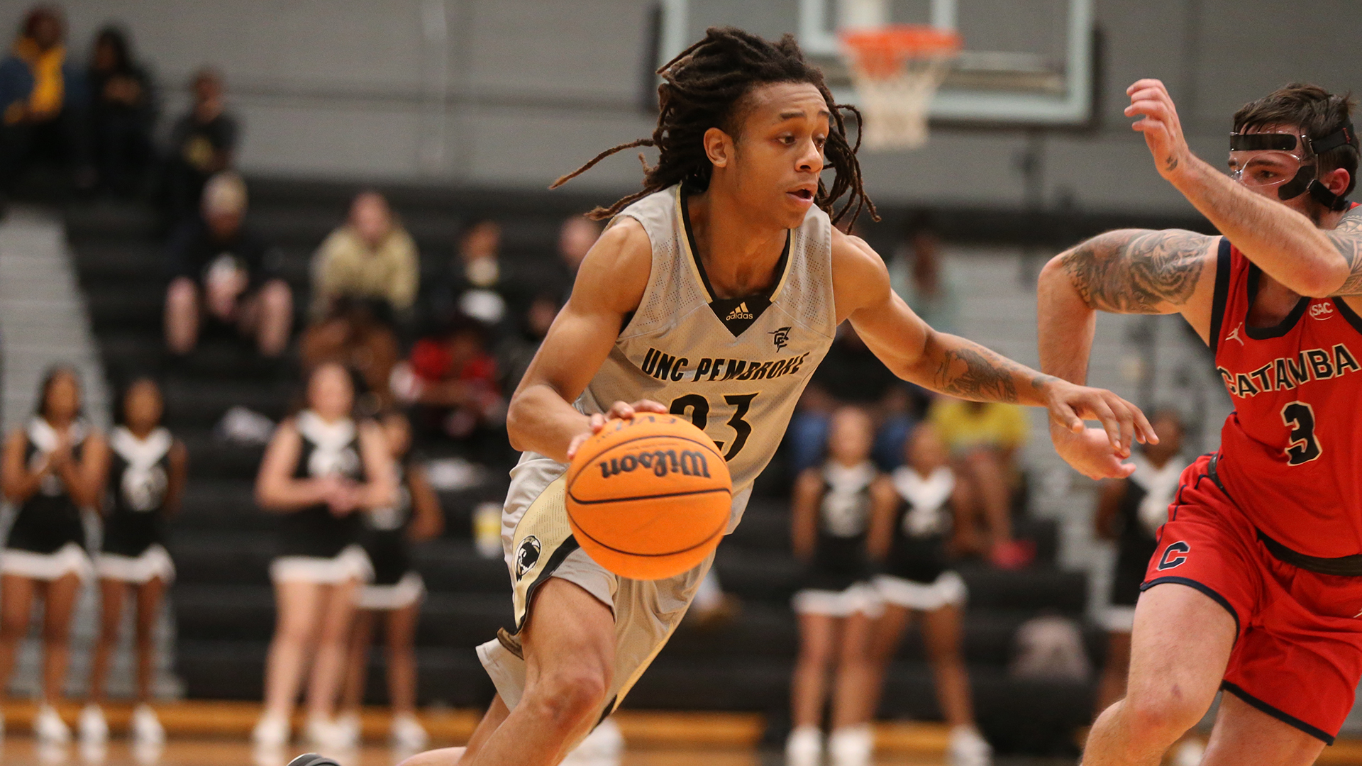 No. 14 Men’s Basketball Slips By Visiting Catawba - UNCP Athletics