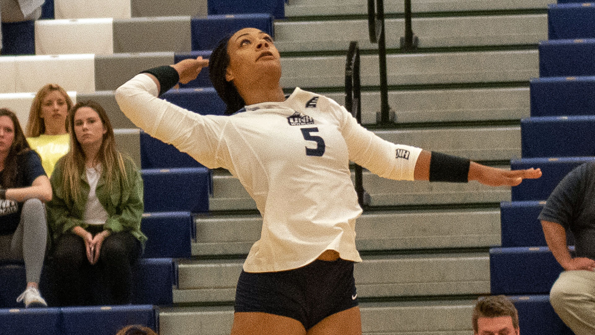 Smith, Patlovich Record Double-Doubles as UNH Outlasts UMBC, 3-2 ...