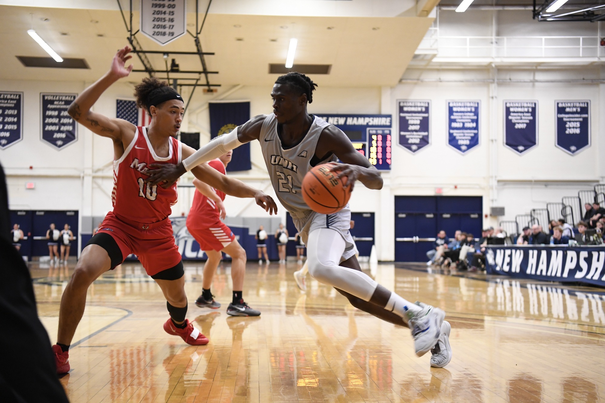 Wildcats Defeat Marist 74-71 in Exciting Contest - University of New ...