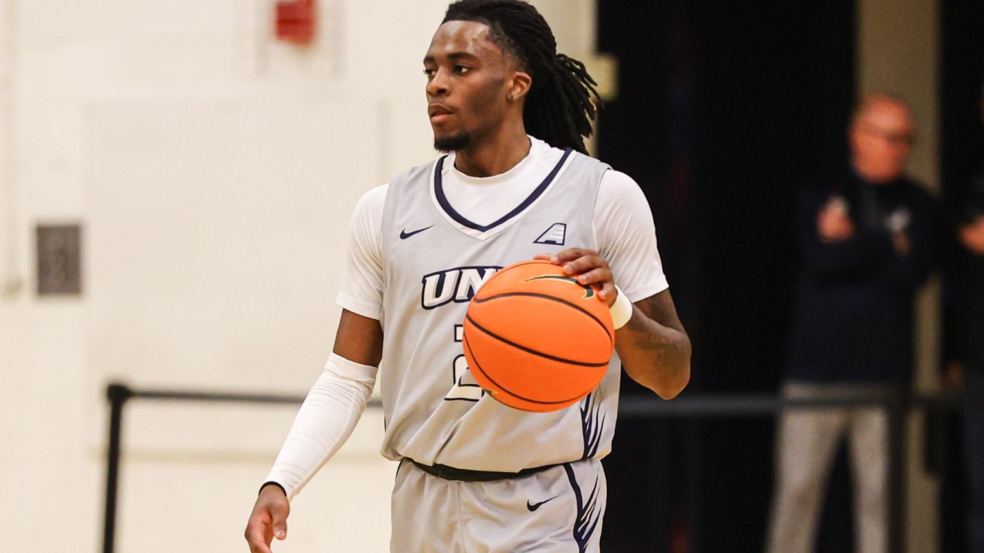 Dior Davis - 2023-24 - Men's Basketball - University of New Hampshire ...