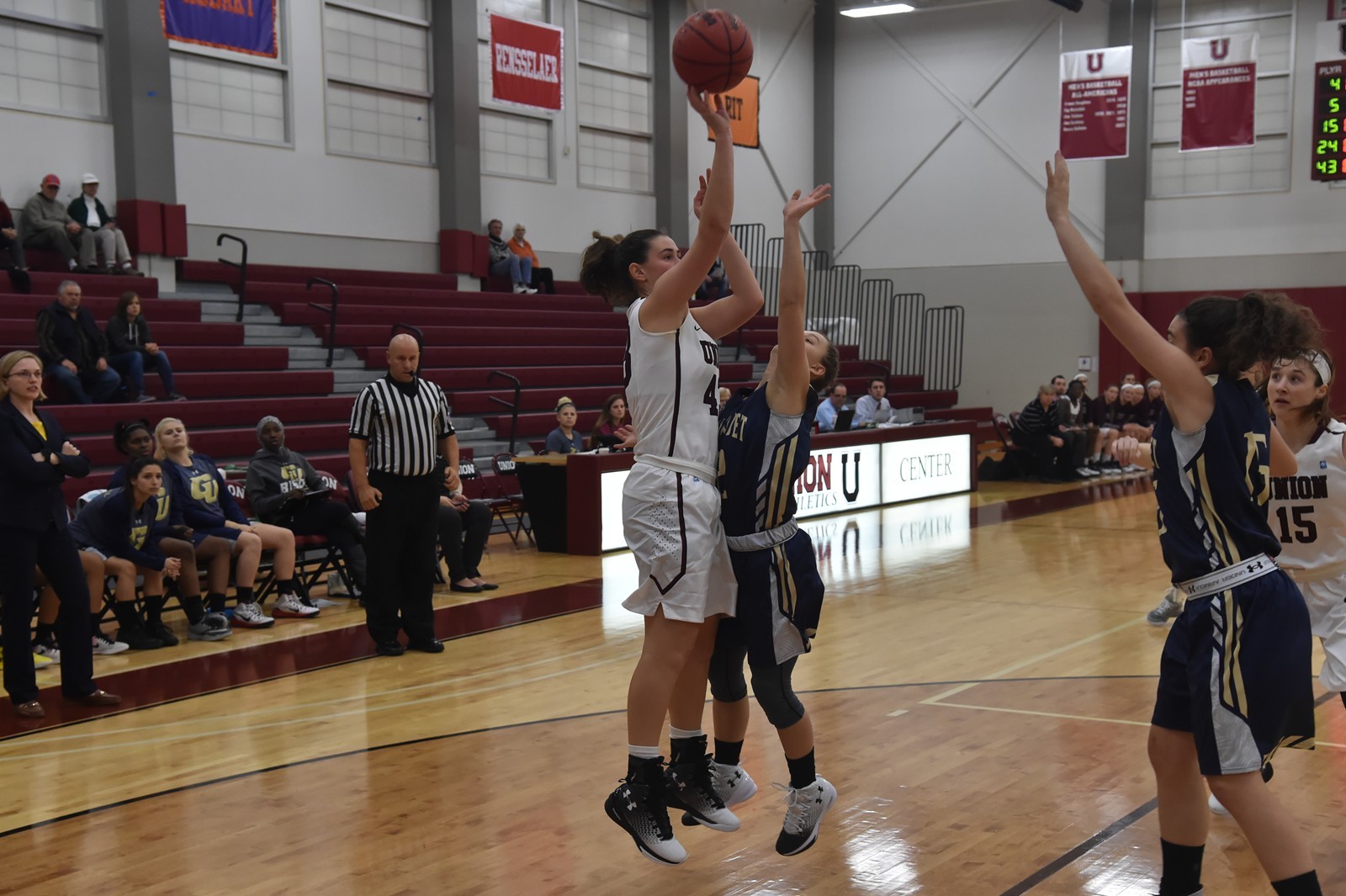 Erin Lyons - 2016-17 - Women's Basketball - Union College Athletics