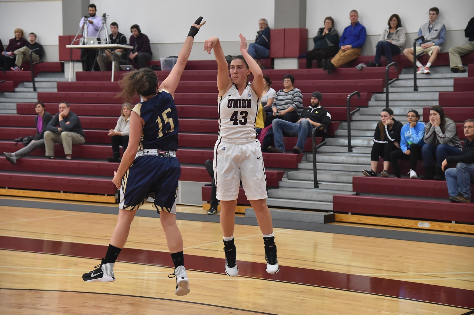 Erin Lyons - 2016-17 - Women's Basketball - Union College Athletics