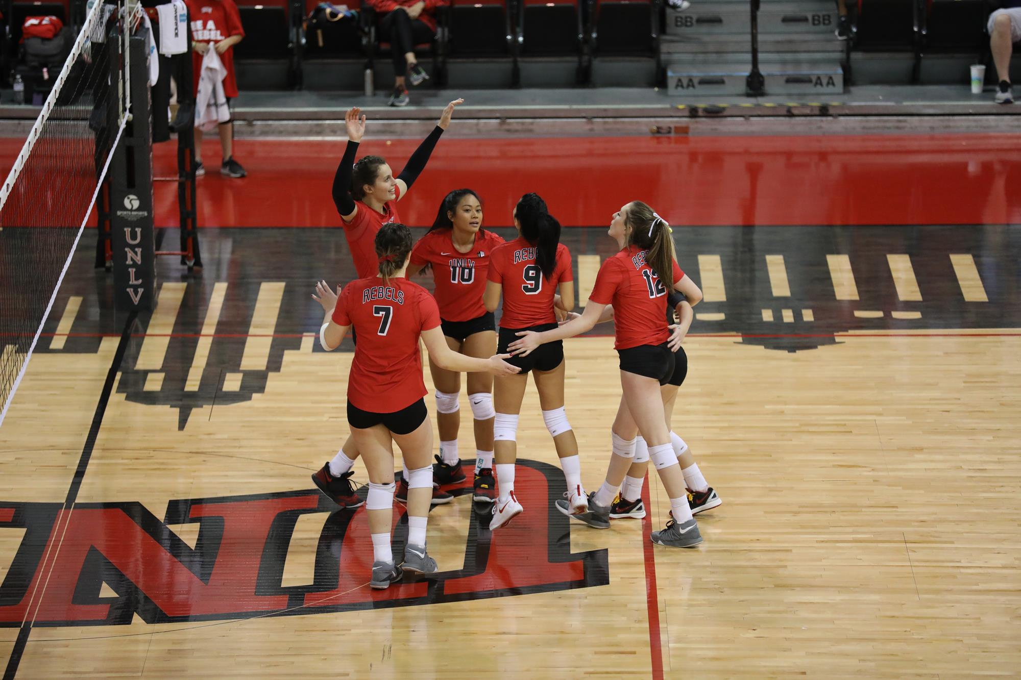 Elsa Descamps - Women's Volleyball - University of Nevada Las Vegas ...