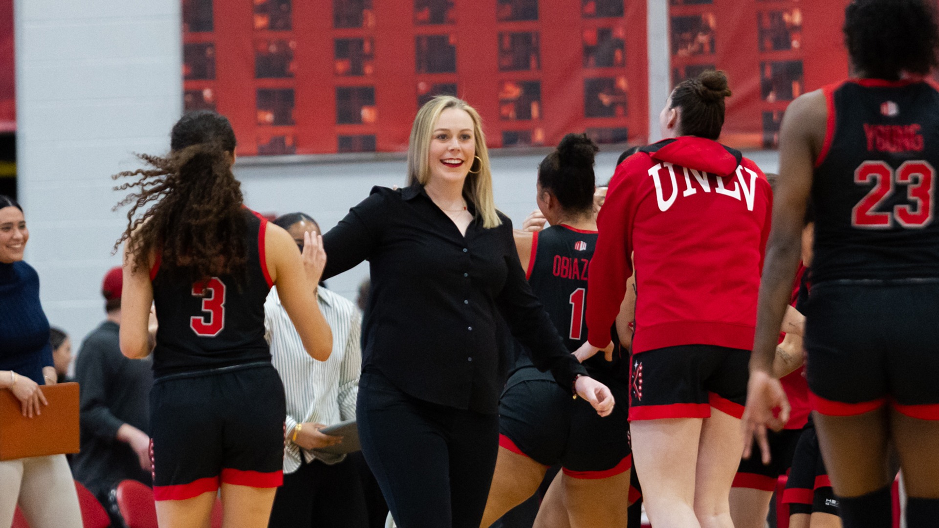La Rocque Named Finalist For Kathy Delaney-Smith Mid-Major Coach Of The ...