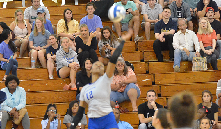 Kyra Hunter - 2018 - Volleyball - University of New Orleans Athletics