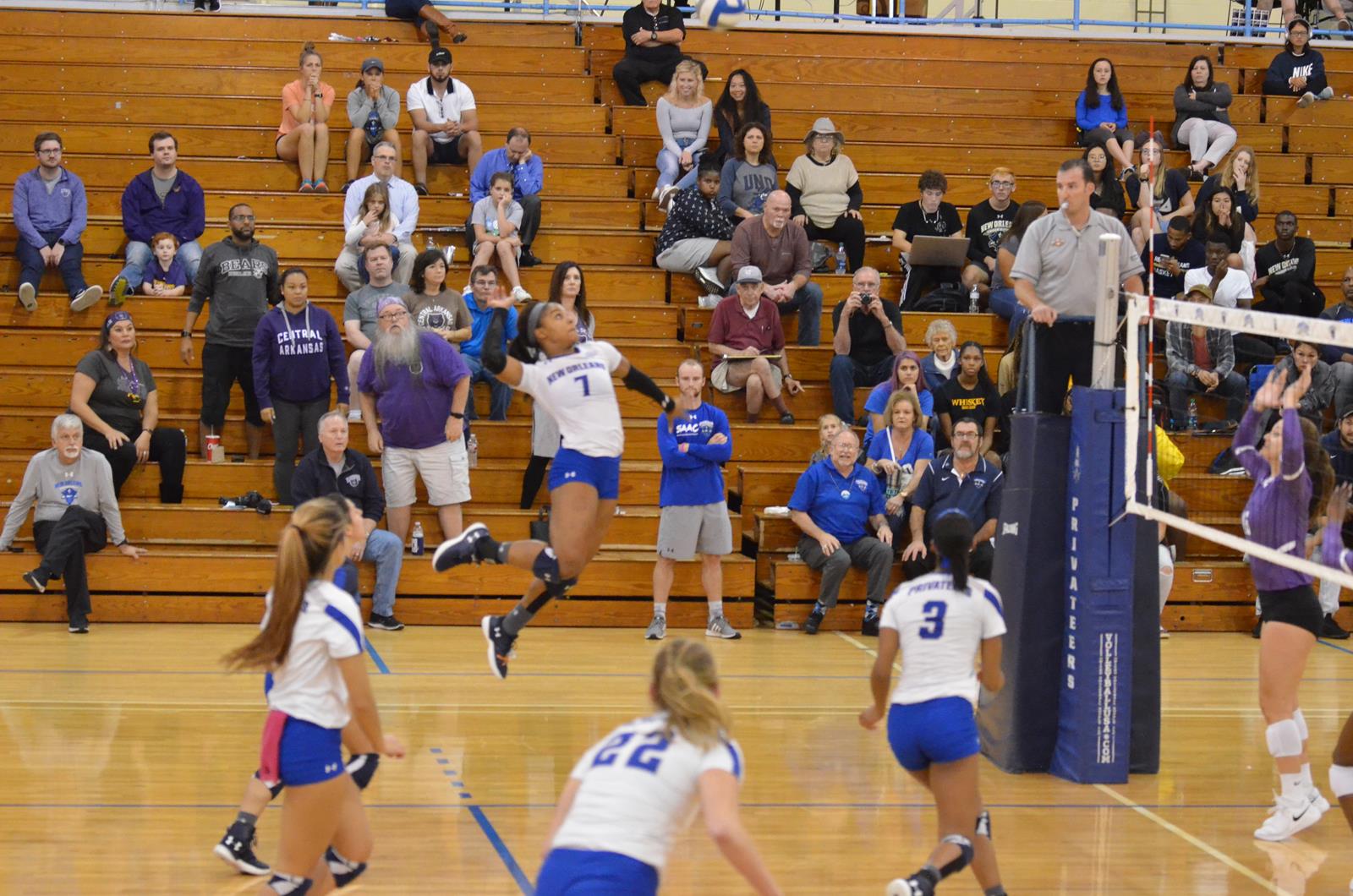 Blessing Dunn - 2018 - Volleyball - University of New Orleans Athletics