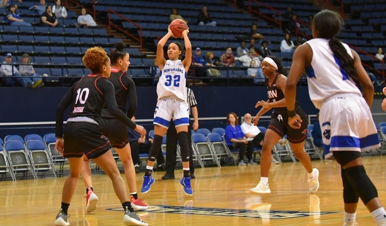 Whitley Larry - 2019-20 - Women's Basketball - University of New ...