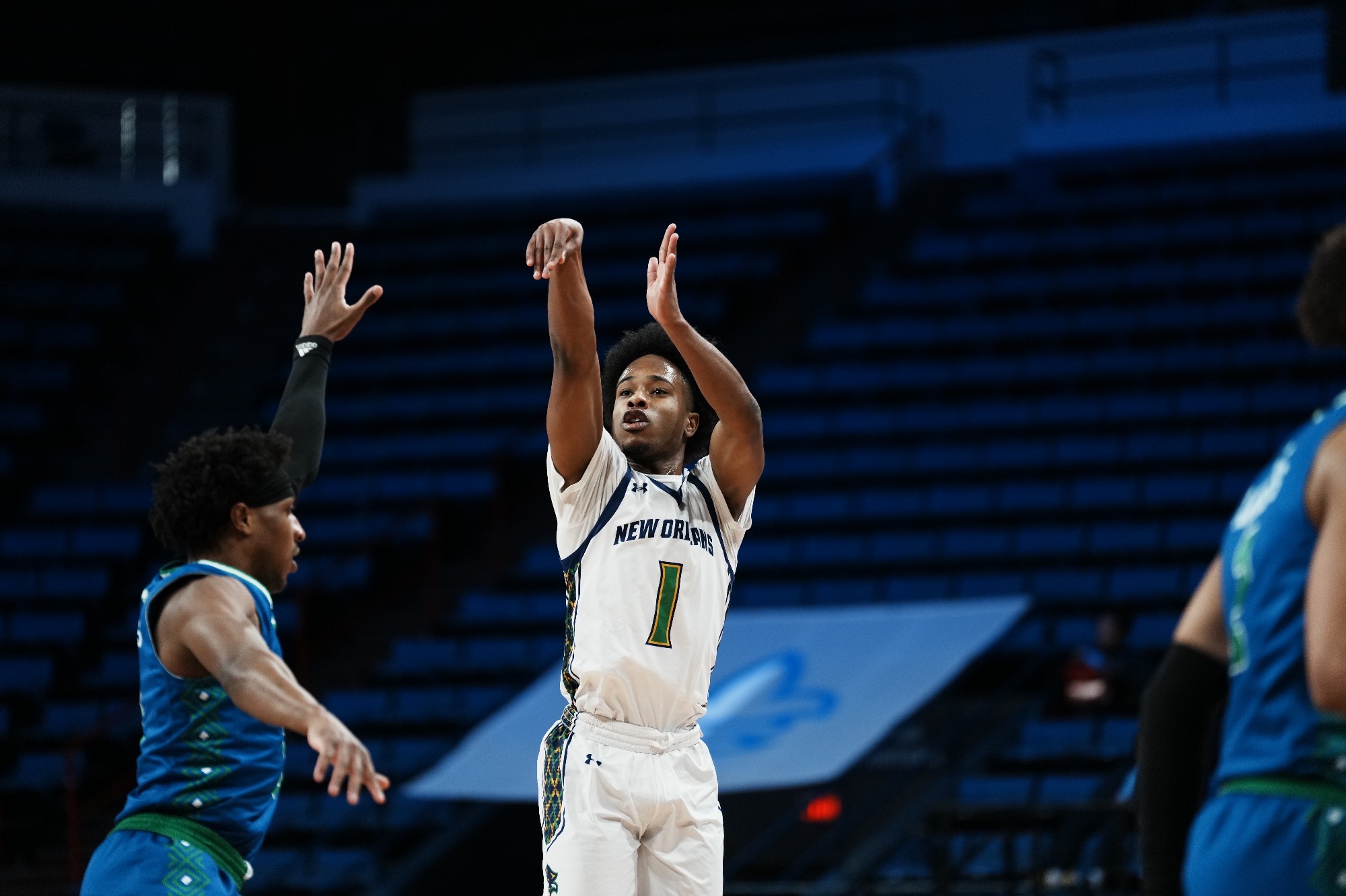 40 Points from Jordan Johnson Gives New Orleans the Edge in 83-80 Home ...