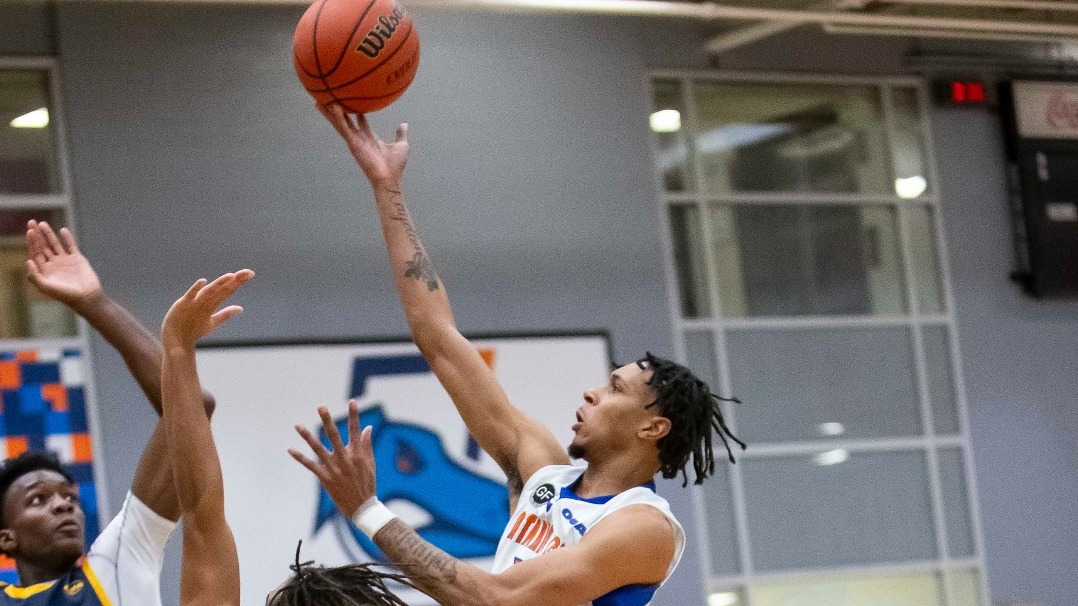 Back-to-back Baker buckets topple no. 6 ranked TMU - Ontario Tech Athletics