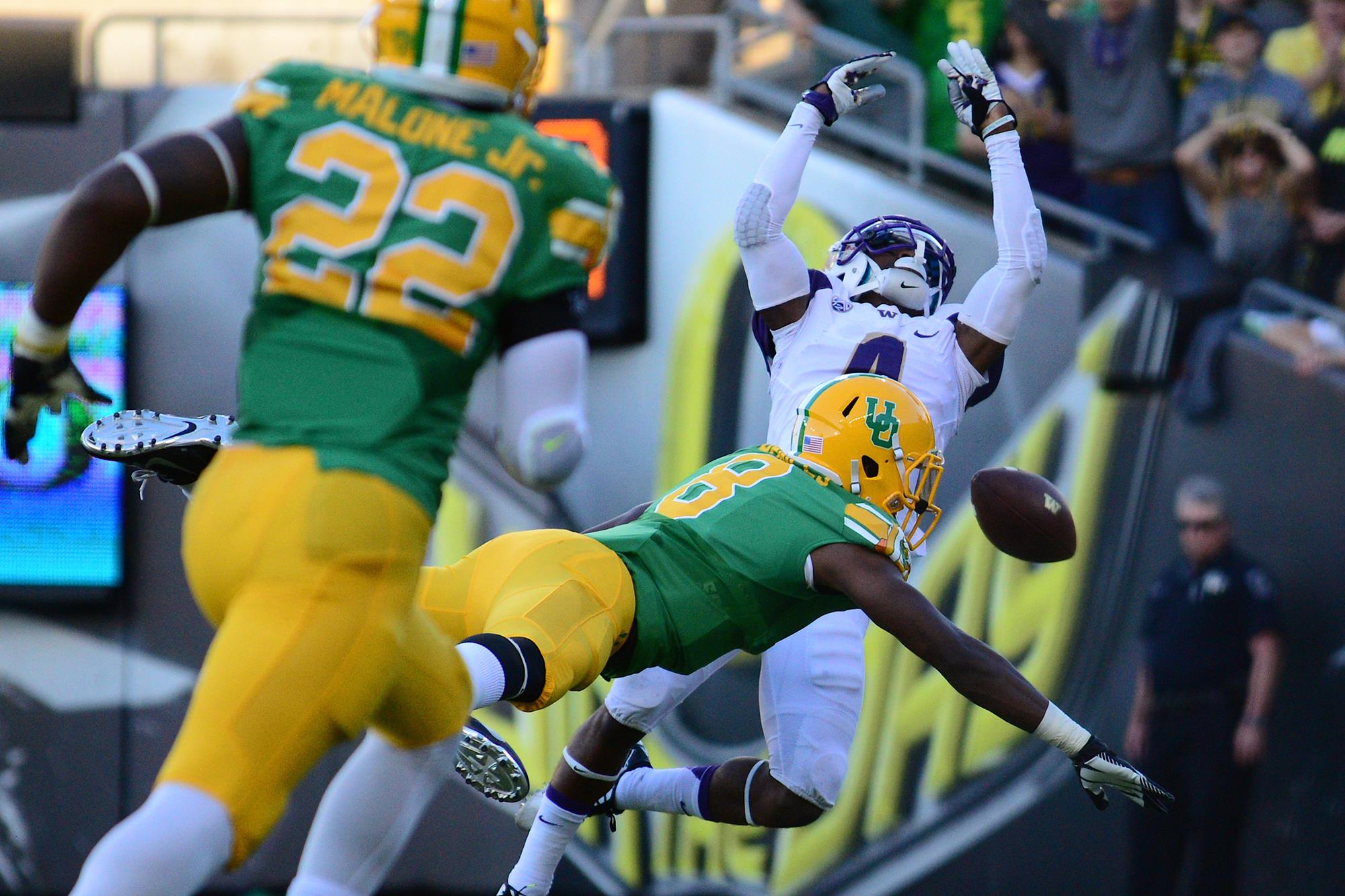 Reggie Daniels - Football - University of Oregon Athletics