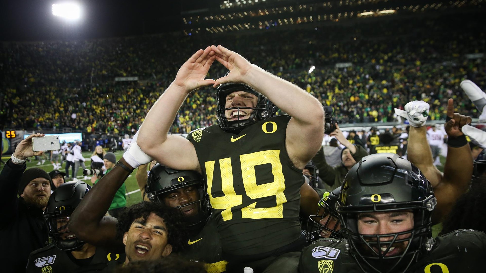 Camden Lewis - Football - University of Oregon Athletics